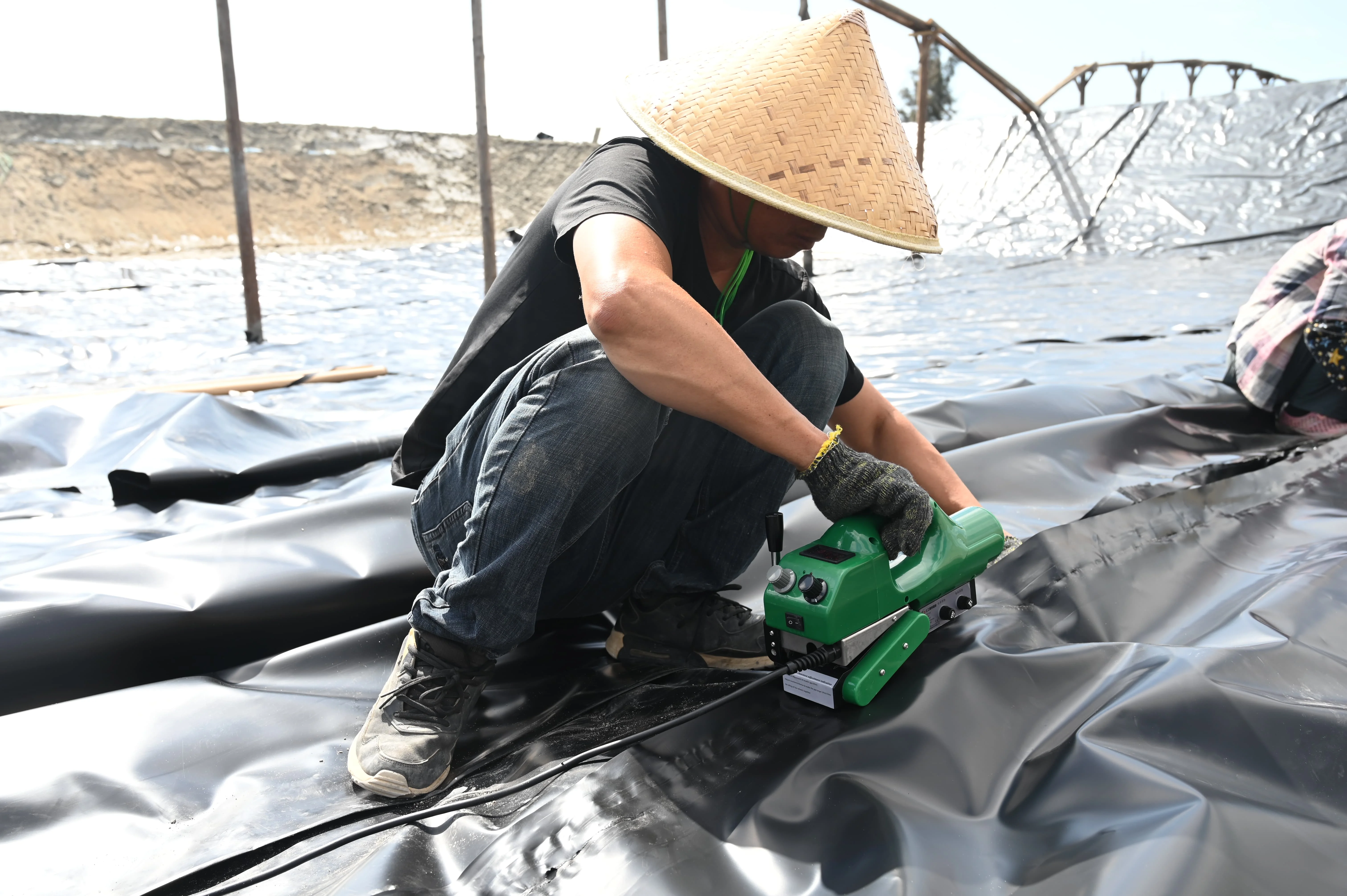 Portable Plastic Welder Adjustable Hdpe Geomembrane Welding Machine ...