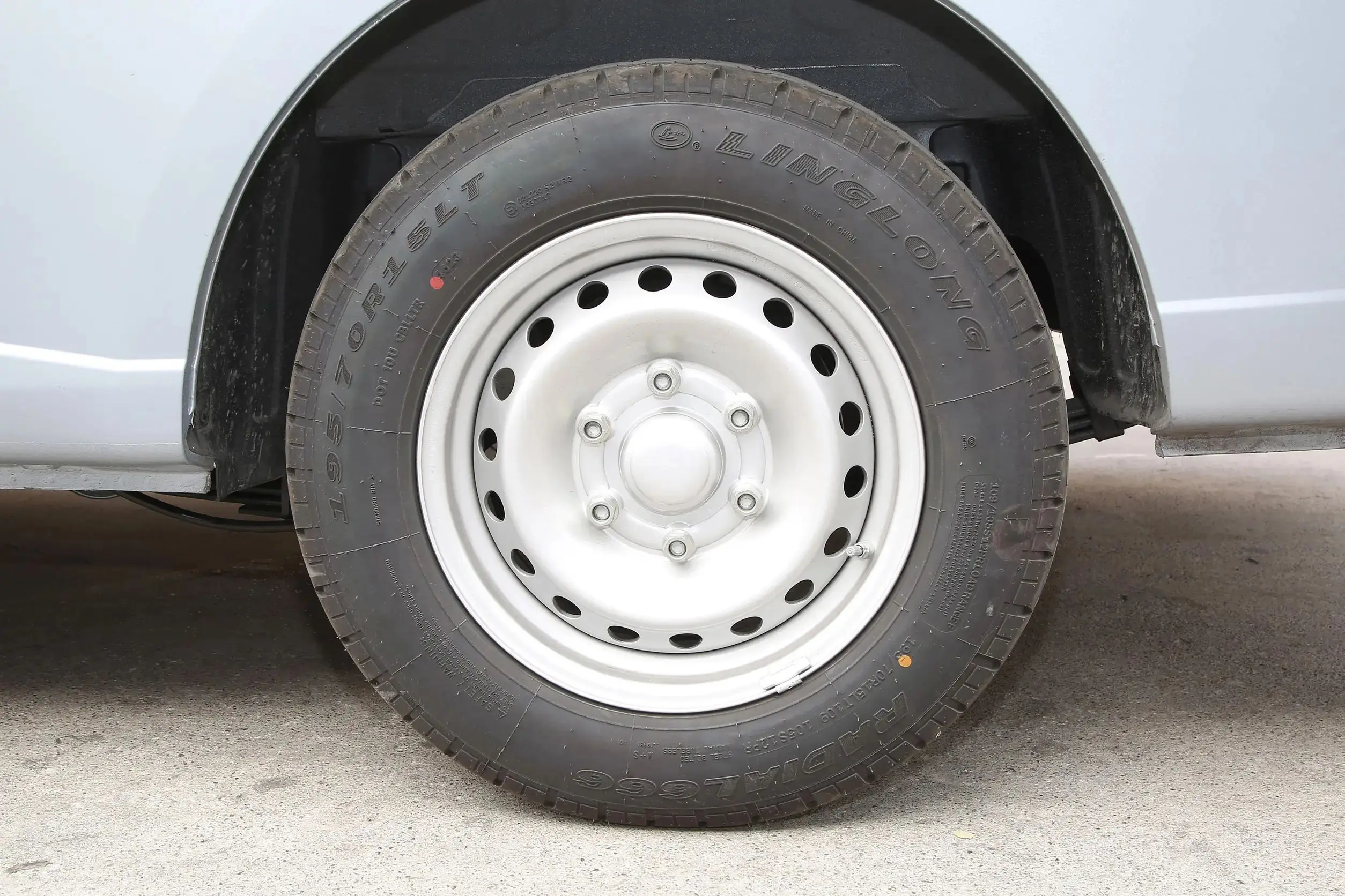 Wuling MPV Electric Mini Bus Taxi - Efficient & Reliable