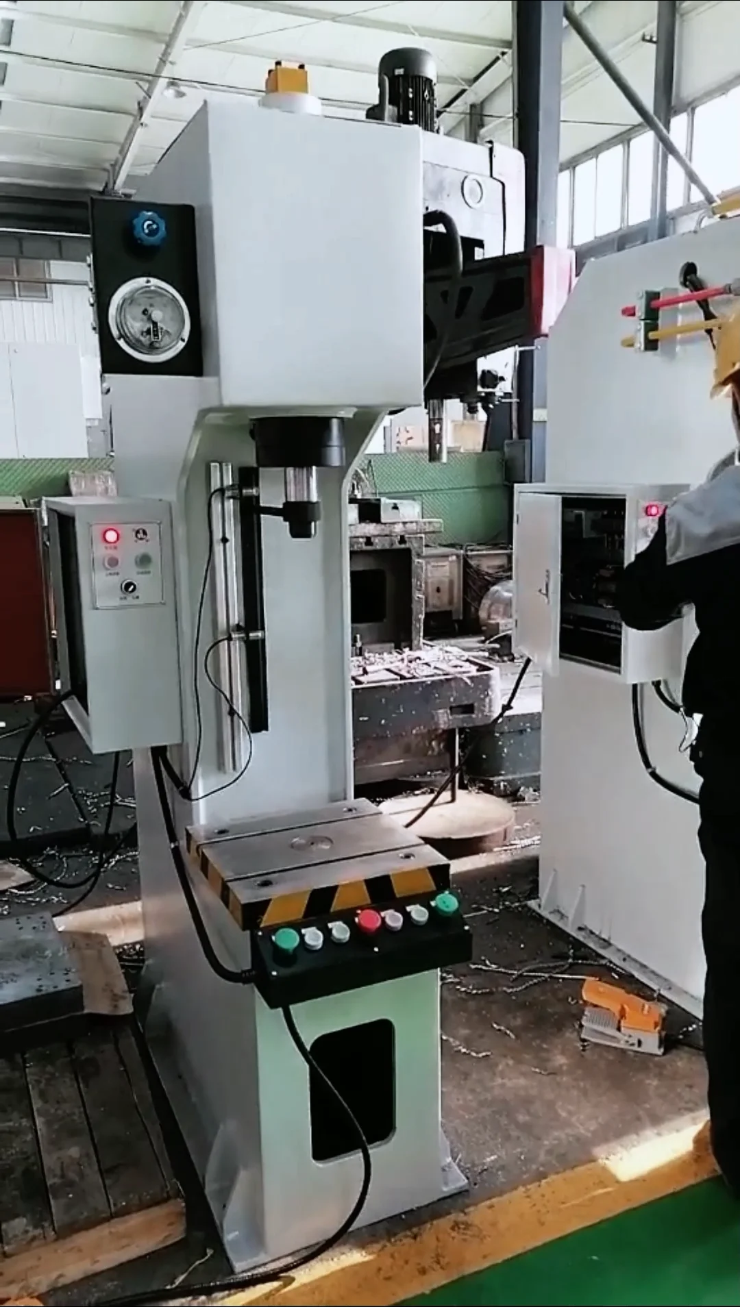 10 Ton Single Column Hydraulic Press Machine For Assembling Of Shafts ...