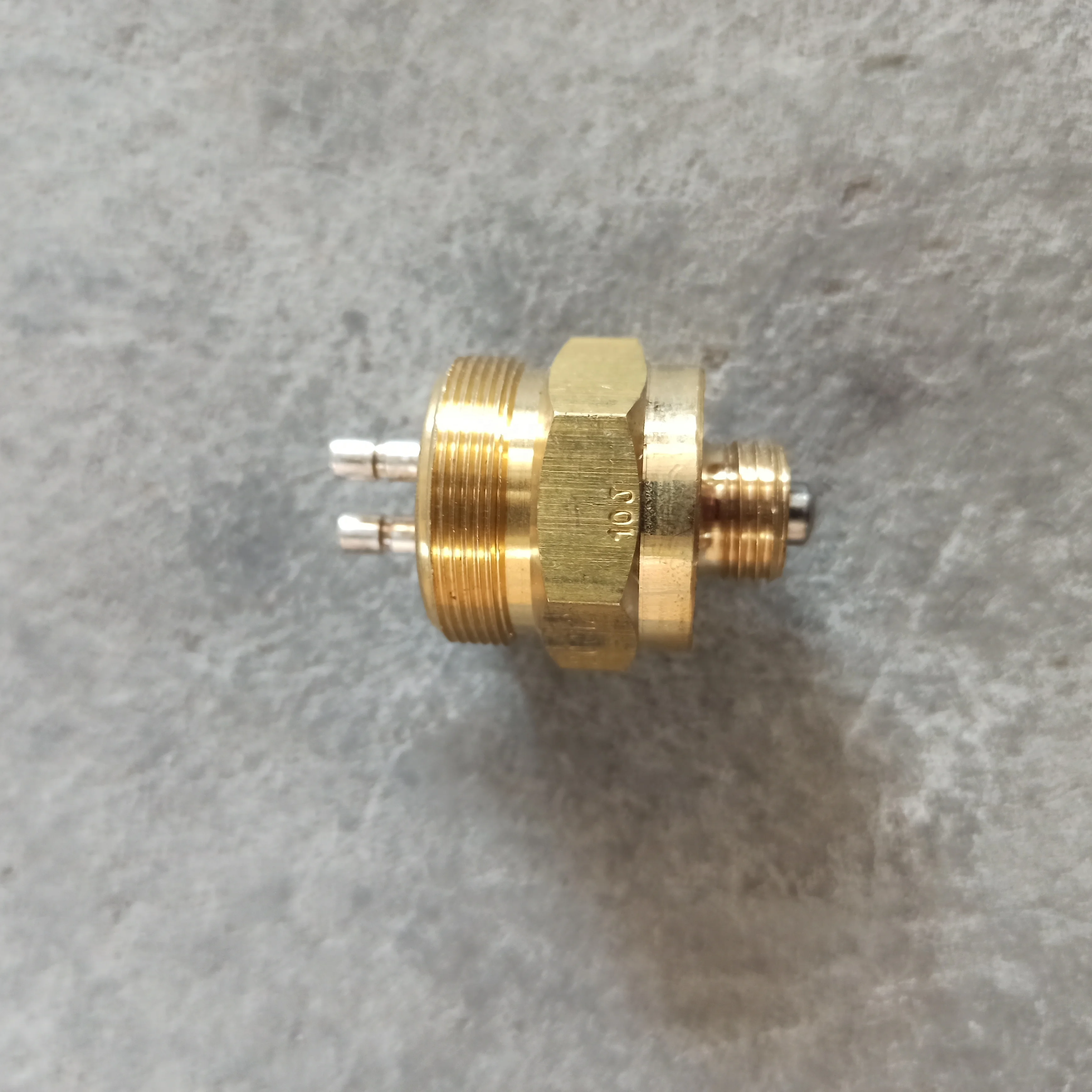 SINOTRUK HOWO Parts - Reverse Pressure Switch WG9100710068