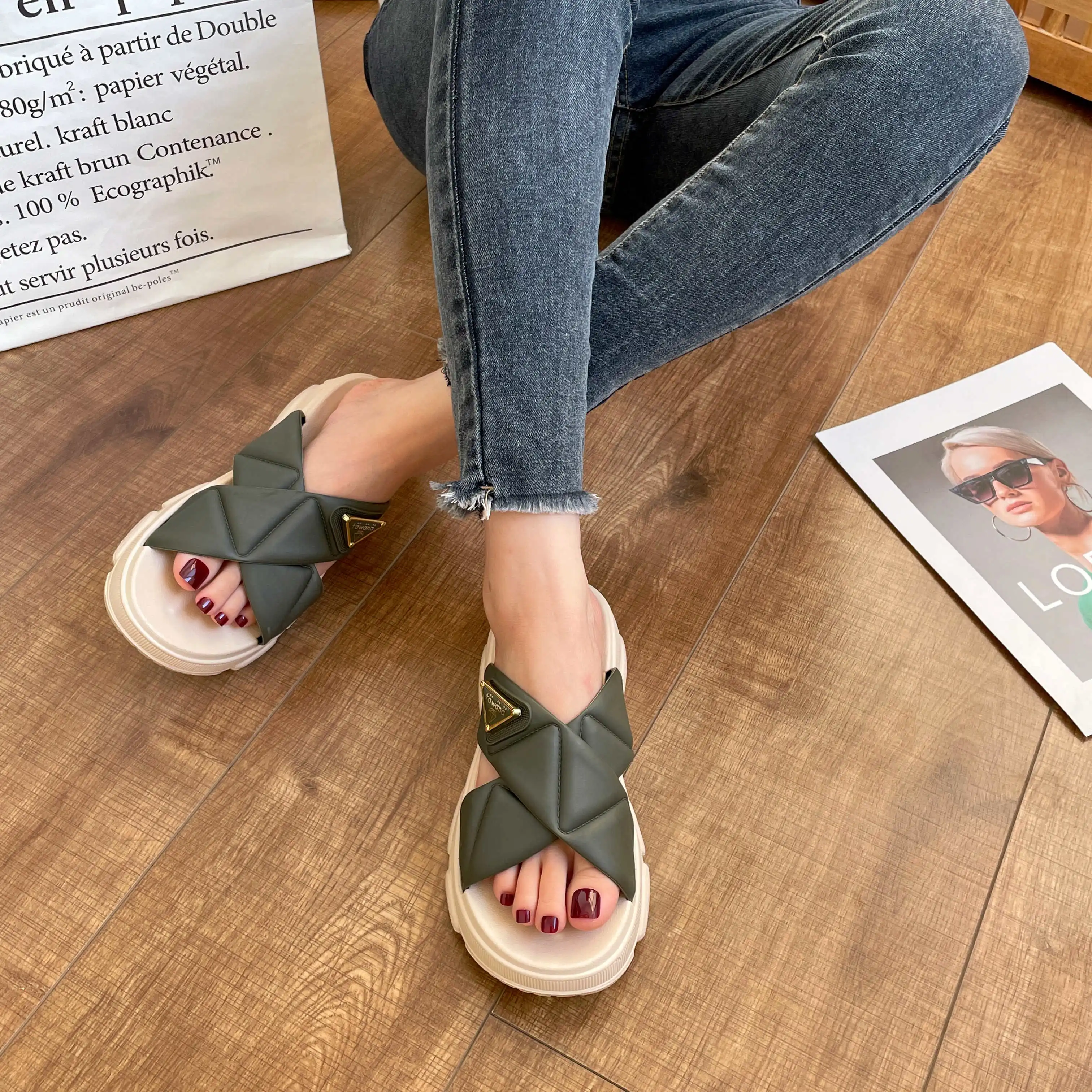 Popular Design Non-slip Thick-soled Super Soft Beach With Logo Woman ...