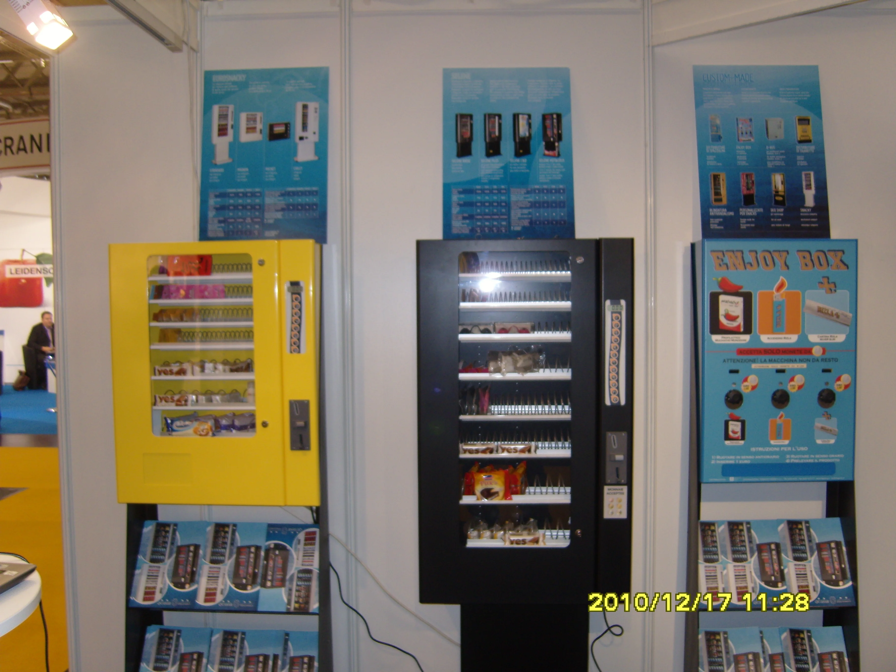 Italian Multi Beverage Can Vending Machine Frozen Snacks Beer Vending ...