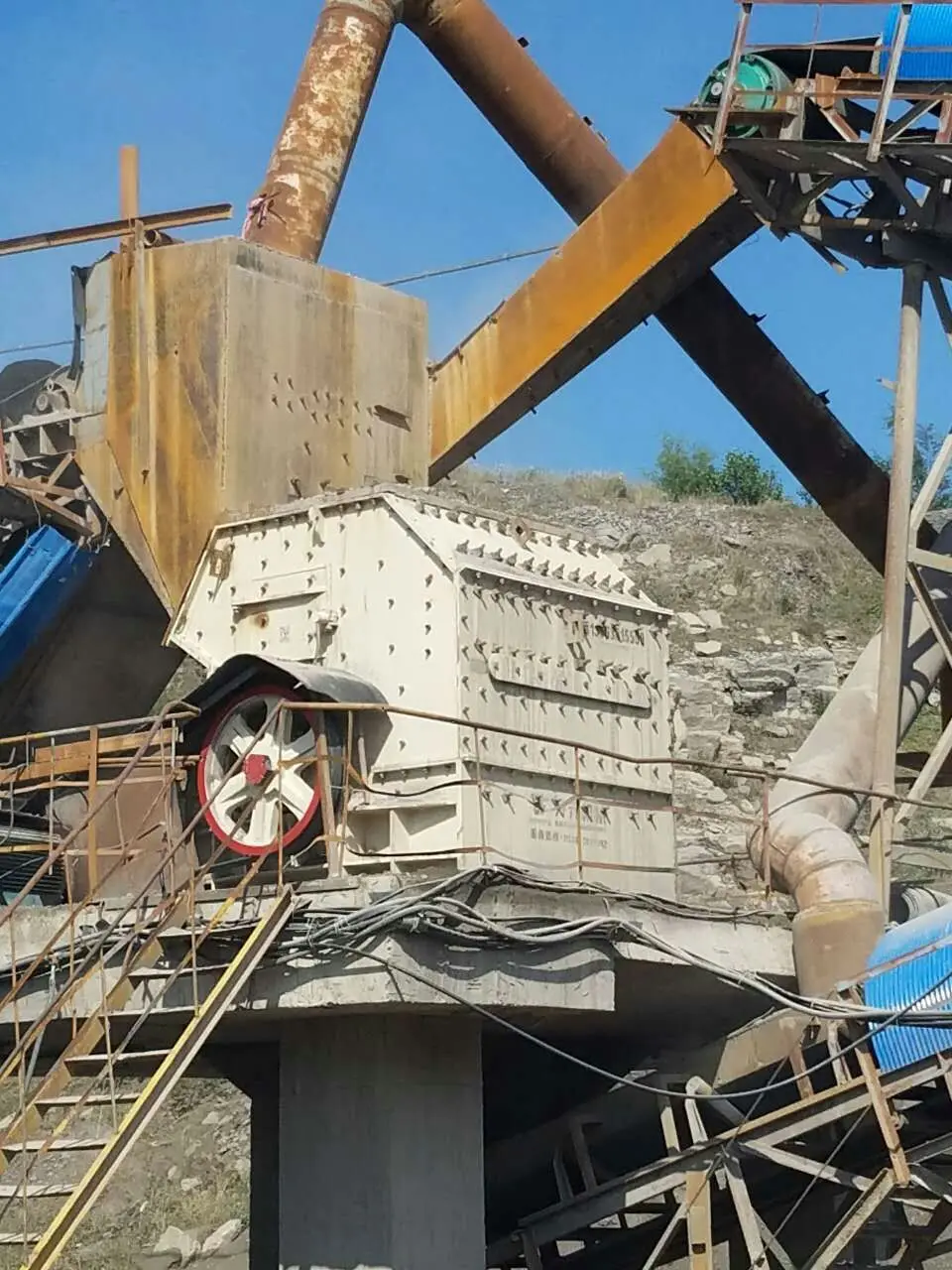 Integrited Mining Machine Stone Hammer Mill Crusher Price For Gold ...