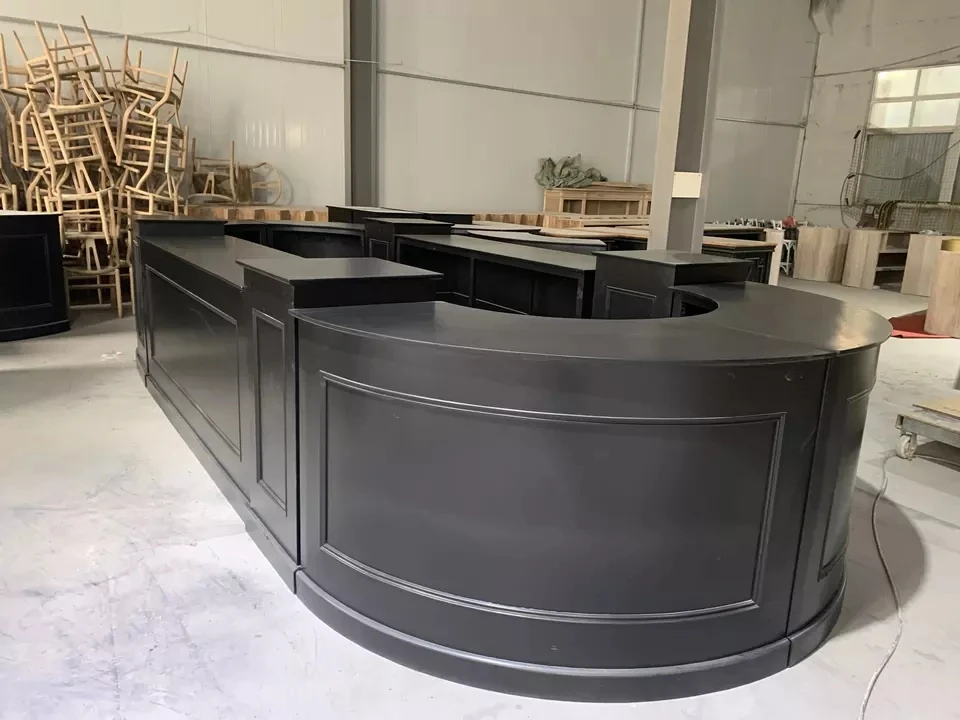Luxury Solid Wooden Bar Counter - Perfect for Outdoor Events