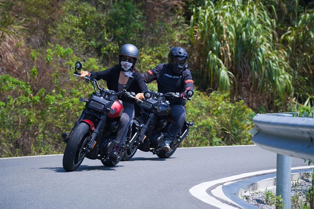 Retro Classic Motorcycle 400cc - Vintage Cruiser Style