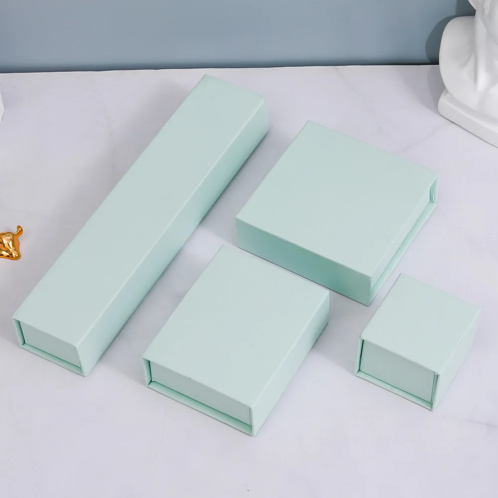 Wholesale Magnetic Clamshell Jewelry Box - LED Gift Box