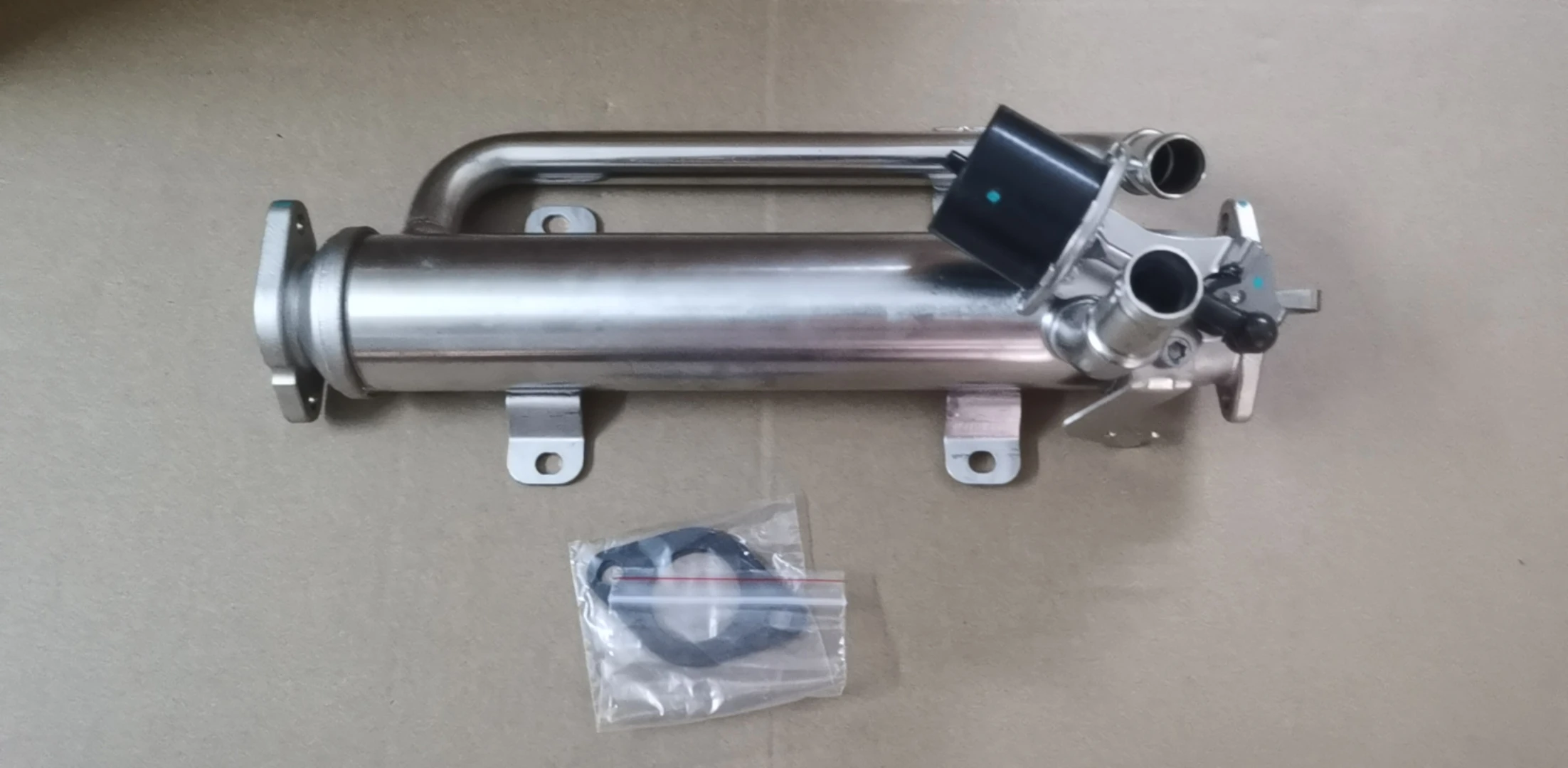 070131512f 070131512d Egr冷却器，适用于vw T5 Touareg 2.5 Tdi Bnz，bpc Bpd Bpe ...