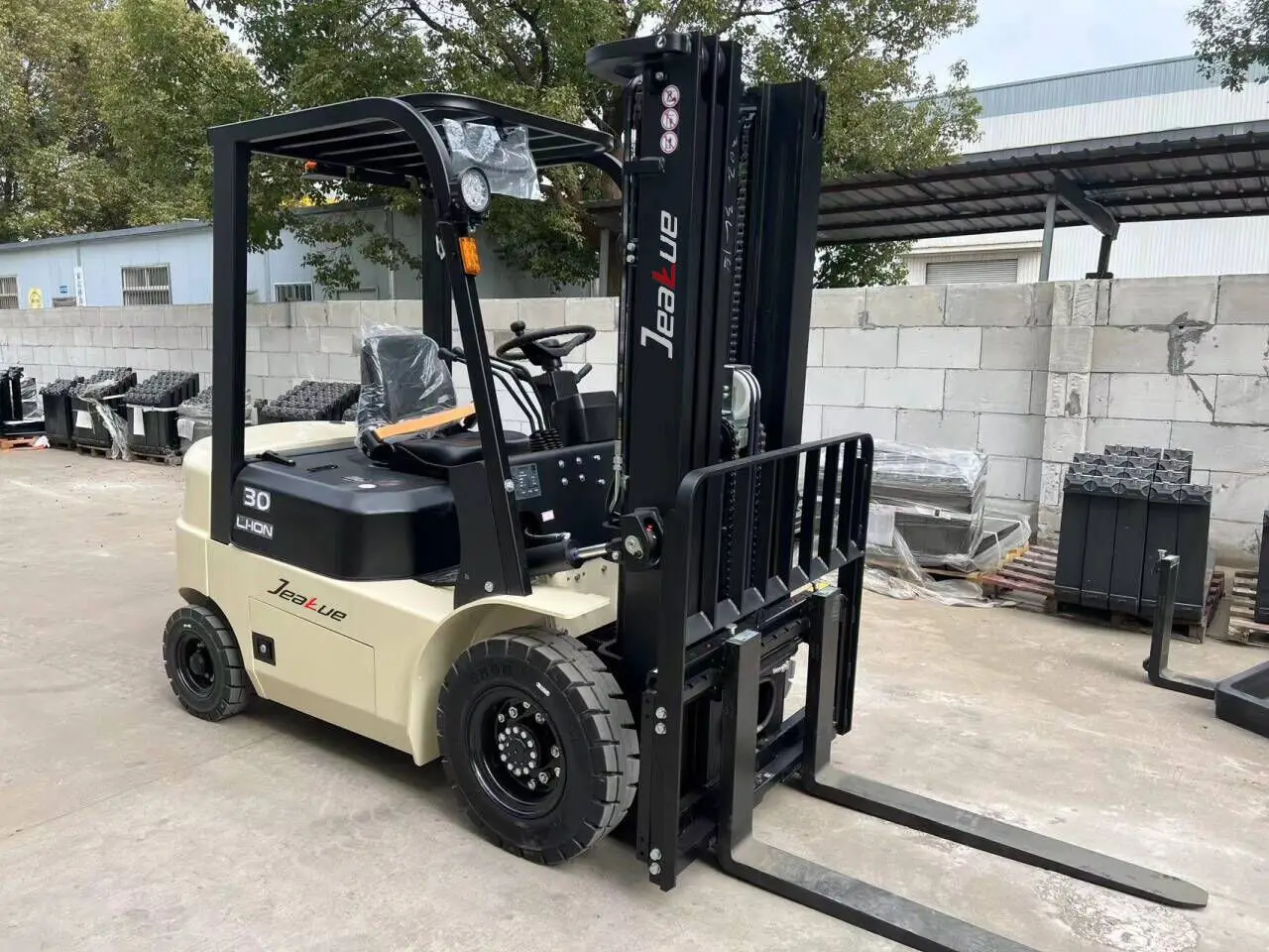 3t 3.2t 3000kg 3200kg Electric Forklift Transporting 3t Forklift Price ...