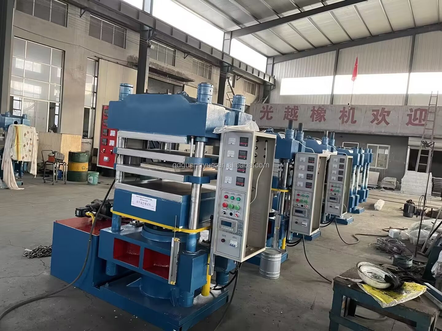 Heavy Duty Rubber Car Ramp Bump Traffic Speed Hump Making Machine ...