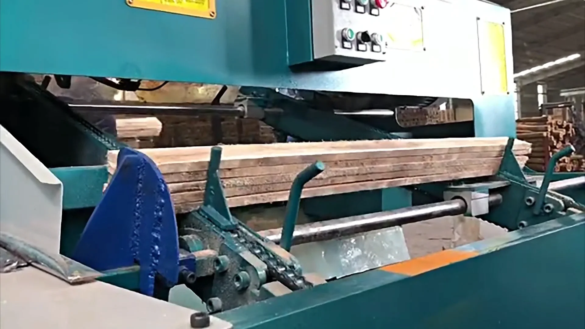 High Speed Cnc Log Cross Cut Saw Double Ends Trim Saw Machine - Buy ...