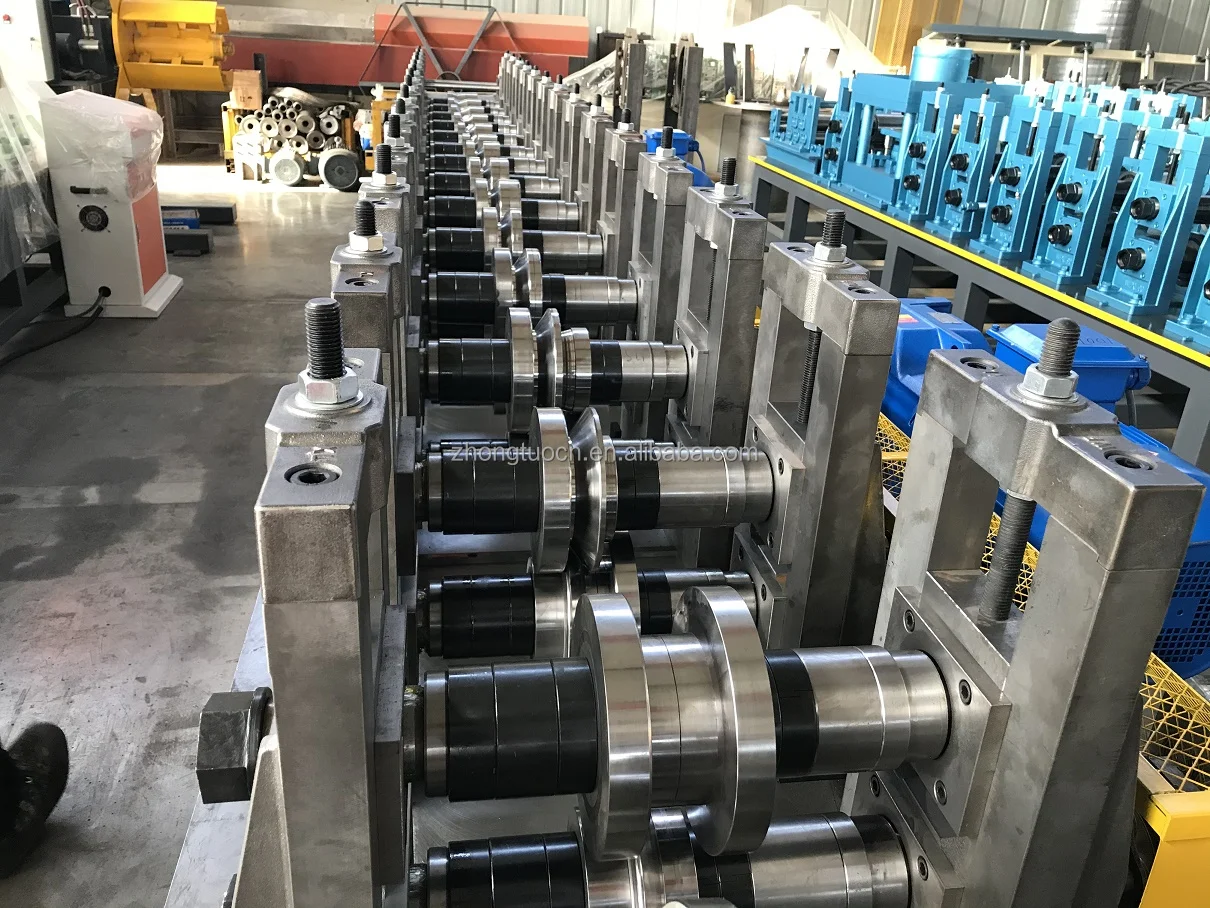 Galvanized Slat Road Steel Metal Fence Machine Typical Metal Fence ...