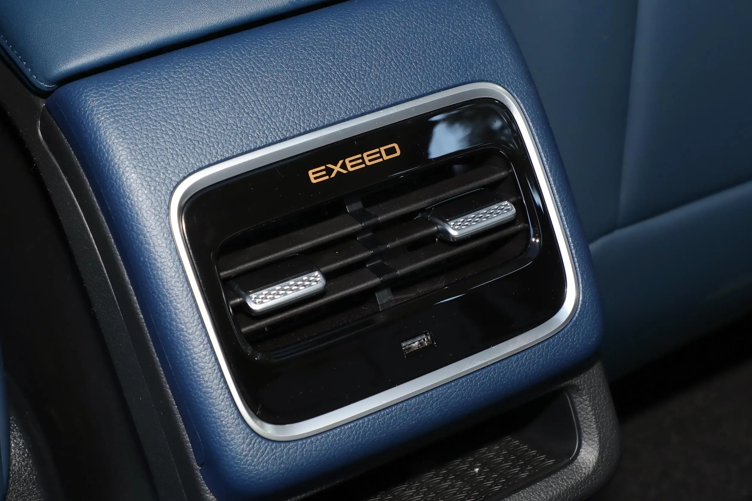 2024 Chery Exeed Rx Cars 2024 2.0t 400t Awd Gasoline Suv Xingtu ...