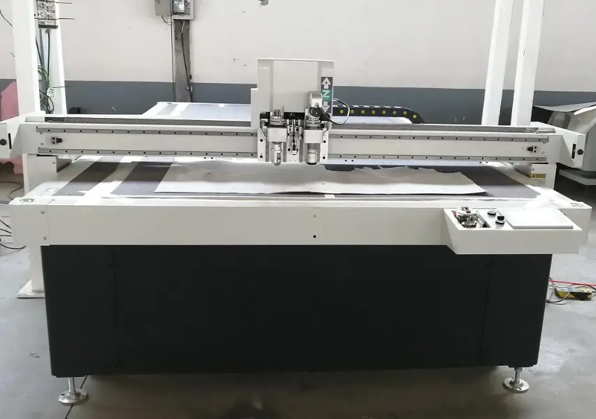 CNC Oscillating Knife Cutting Machine for Corrugated Cardboard