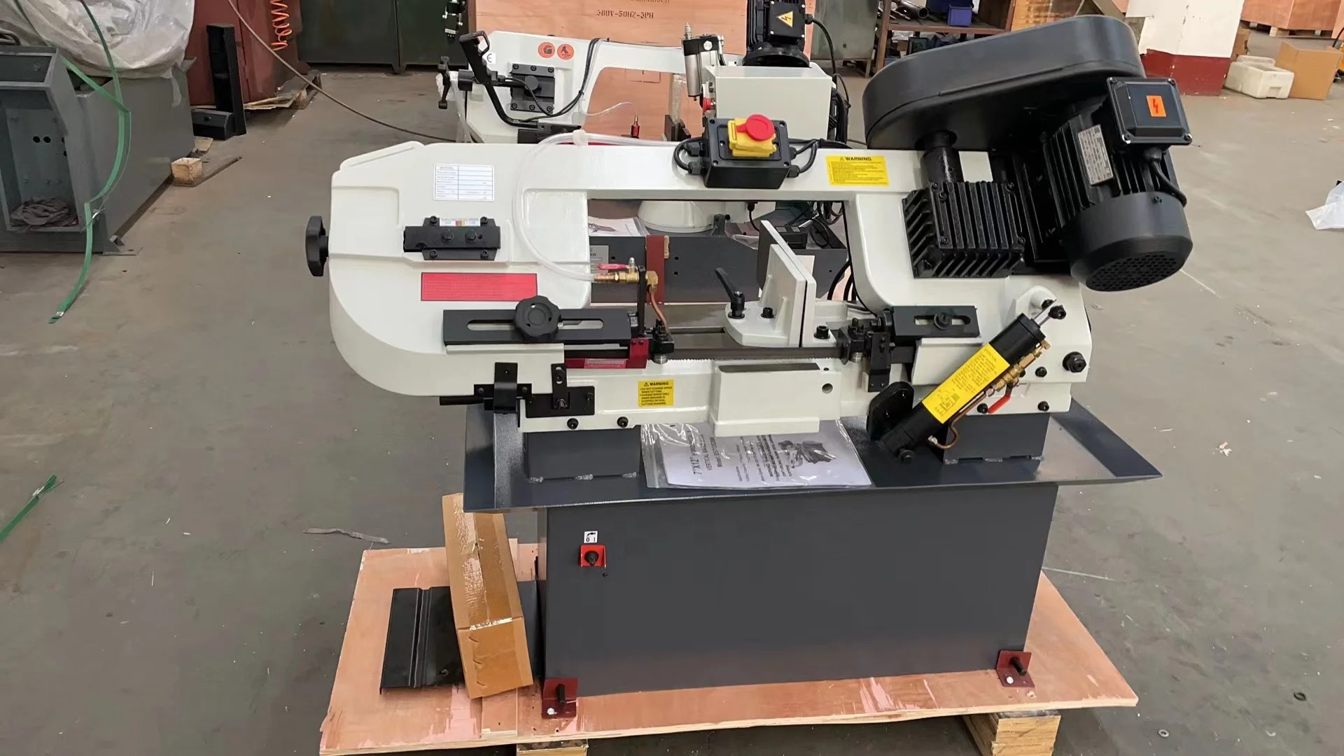 Small Mini Metal Band Saw Machine with CE BS150FHC Universal Bandsaw ...