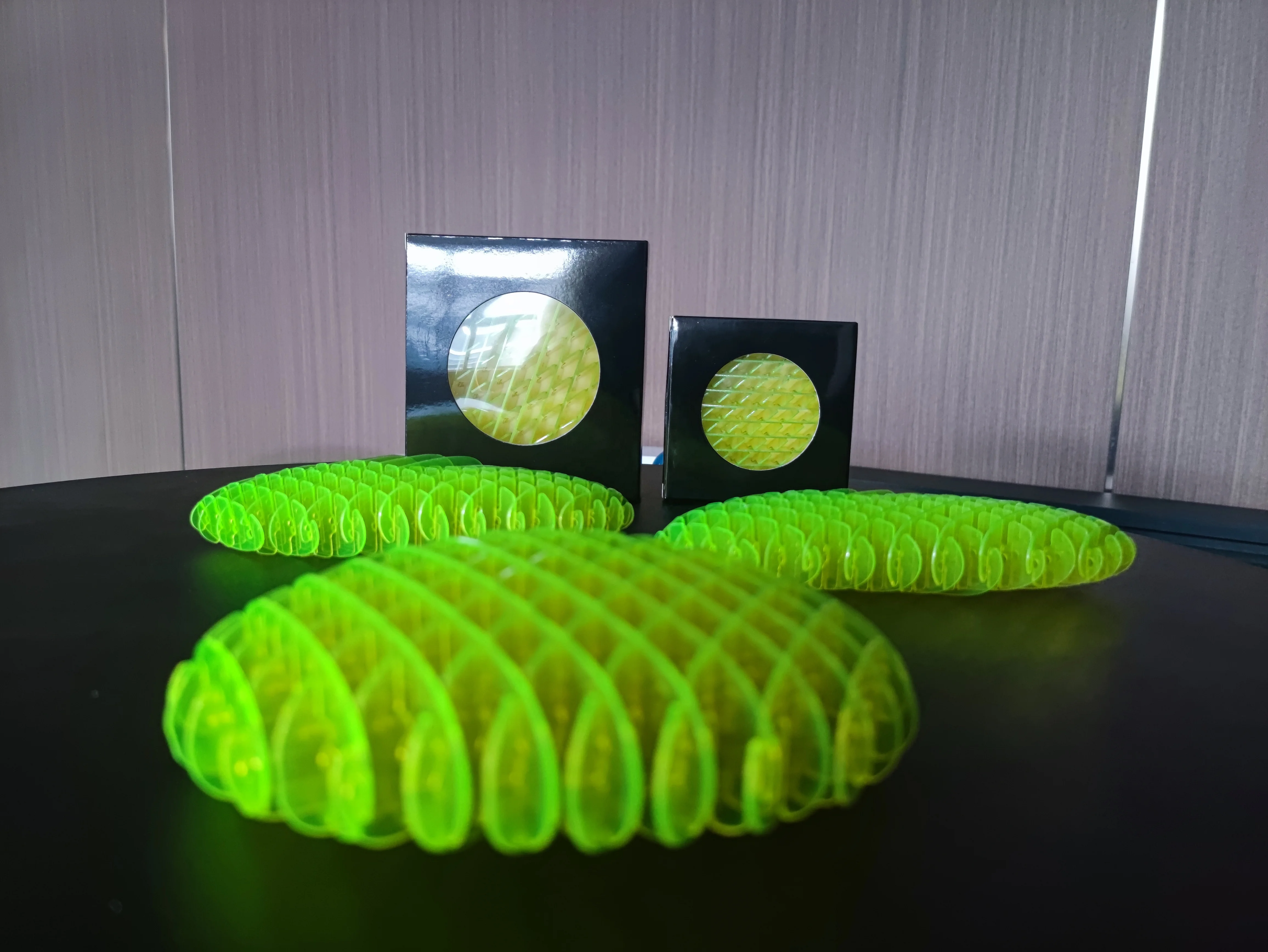 Classical Squeeze Stress Relief Fidget Worm Squish Fidget Toy Sensory ...