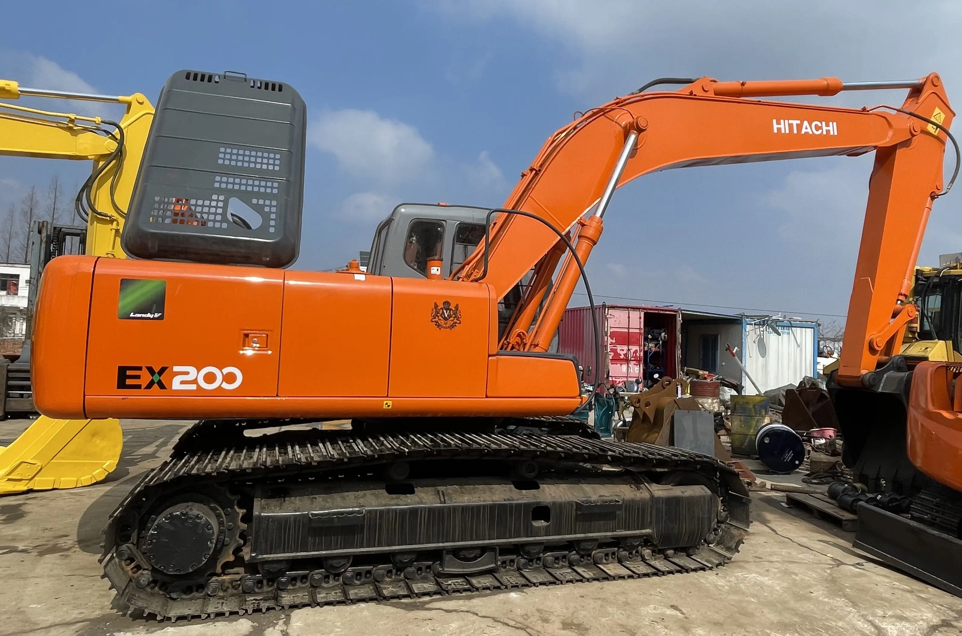 Hot And Efficient Hitachi 200-5 Second-hand Excavator In The Original ...