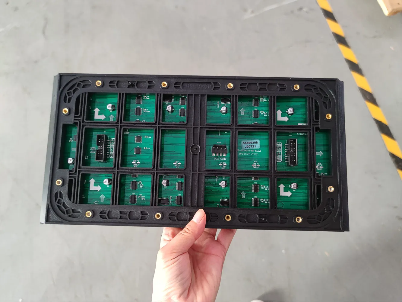 Outdoor Corner Mount Advertising Wall 3D Led Display Screen Beveled ...