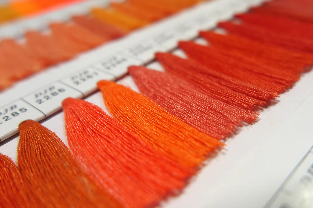 Low Breakage 100% Spun Polyester Sewing Thread Dyed 1800 Stock Colors ...