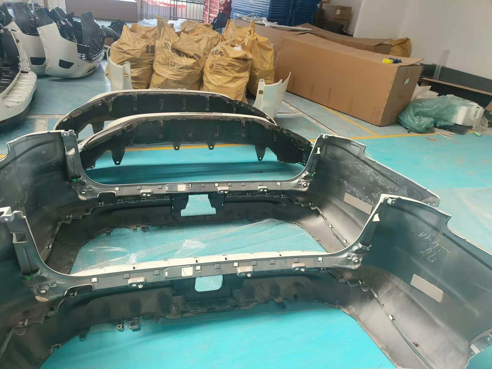 Toyota Land Cruiser LC300 Front Bumper Bodykit - Carbon Fiber