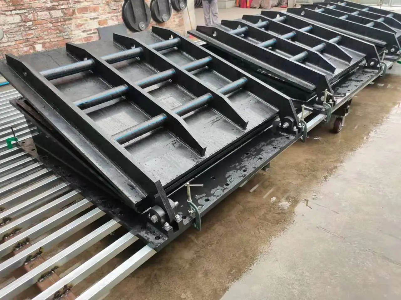 HDPE Flap Gate Valve with Rubber Wedge - High Efficiency