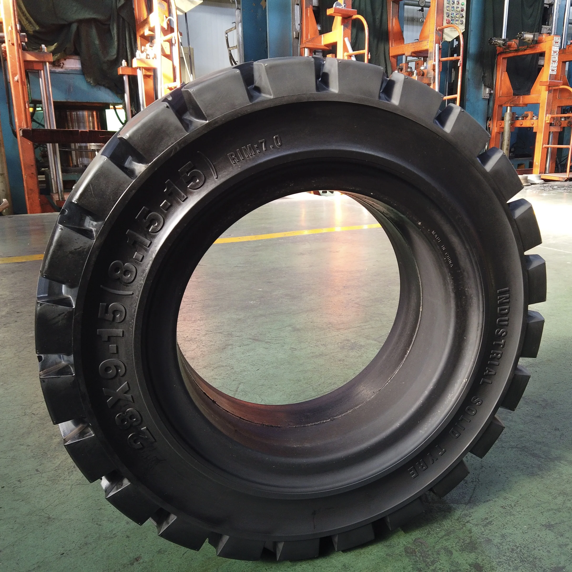 Forklift Solid Rubber Tire 28x9-15 28915 Forklift Tire For Toyota - Buy ...