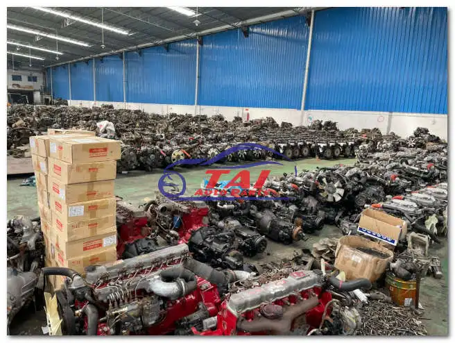 Mitsubishi Fuso 6D40 Turbo Engine Assembly with Gearbox