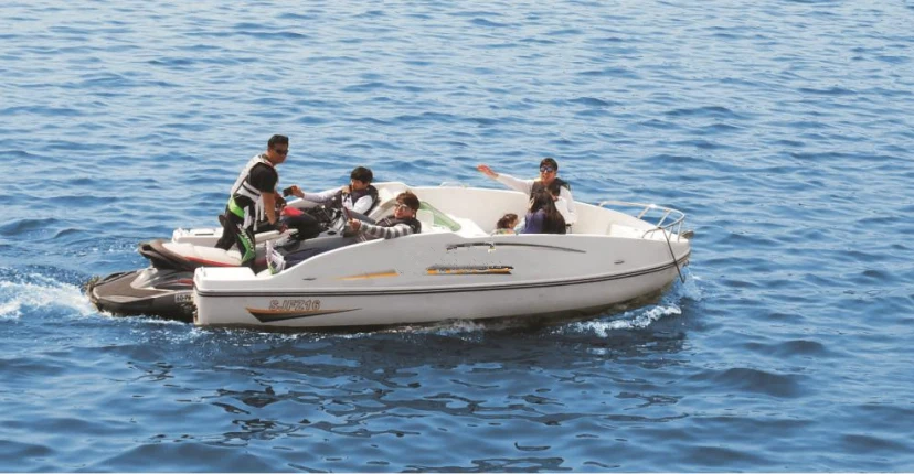 Combined Boat for 6 Passengers - Ideal for Motorboats & Jet Skis