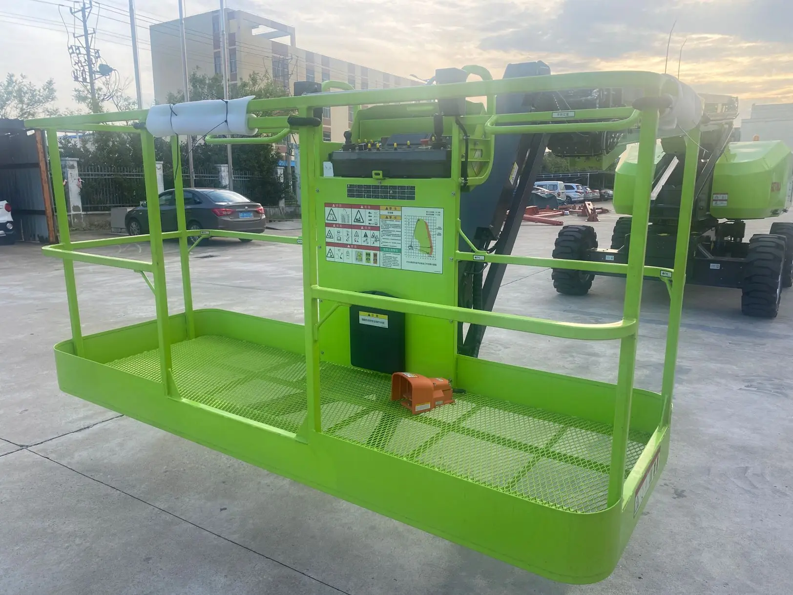 Telescoping Lift Manlift Boom Lift - Versatile & Durable