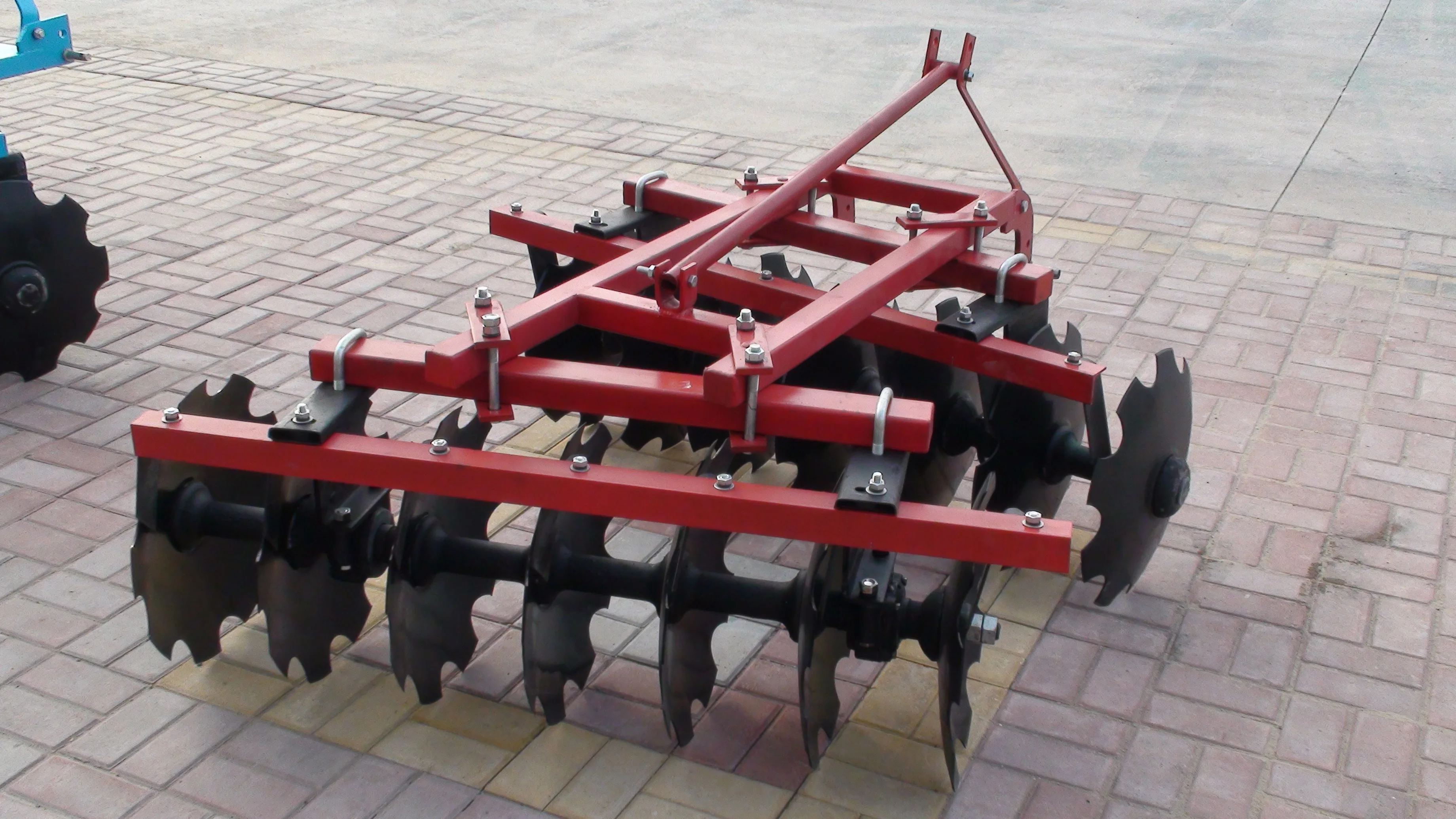 Universal Tractor Mounted 24 Offset Disc Harrow for Sale| Alibaba.com