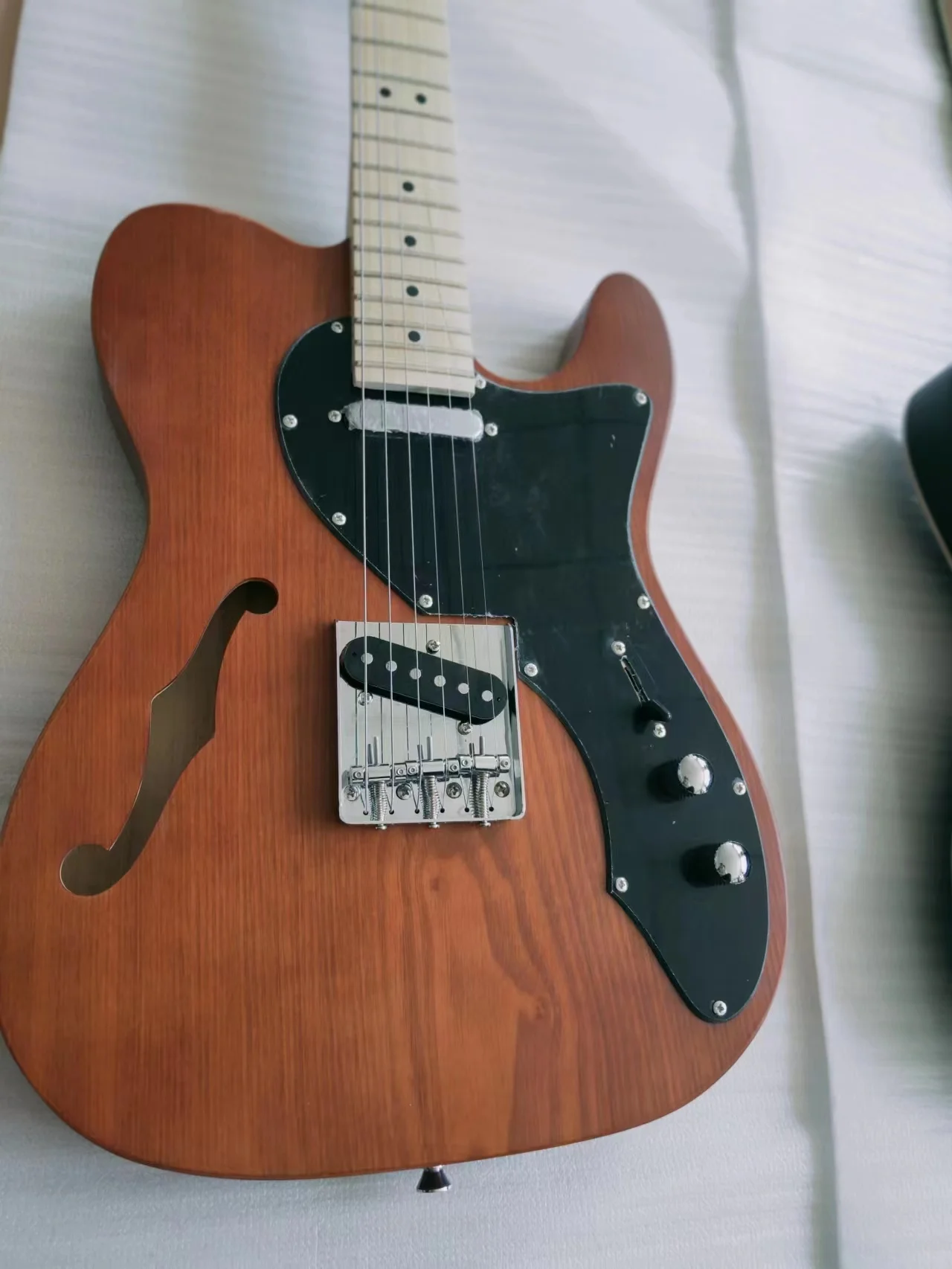 Semi-hollow Guitar Electric Stringed Instruments Factory Hollow Bod Custom Electric Guitar - Buy ...