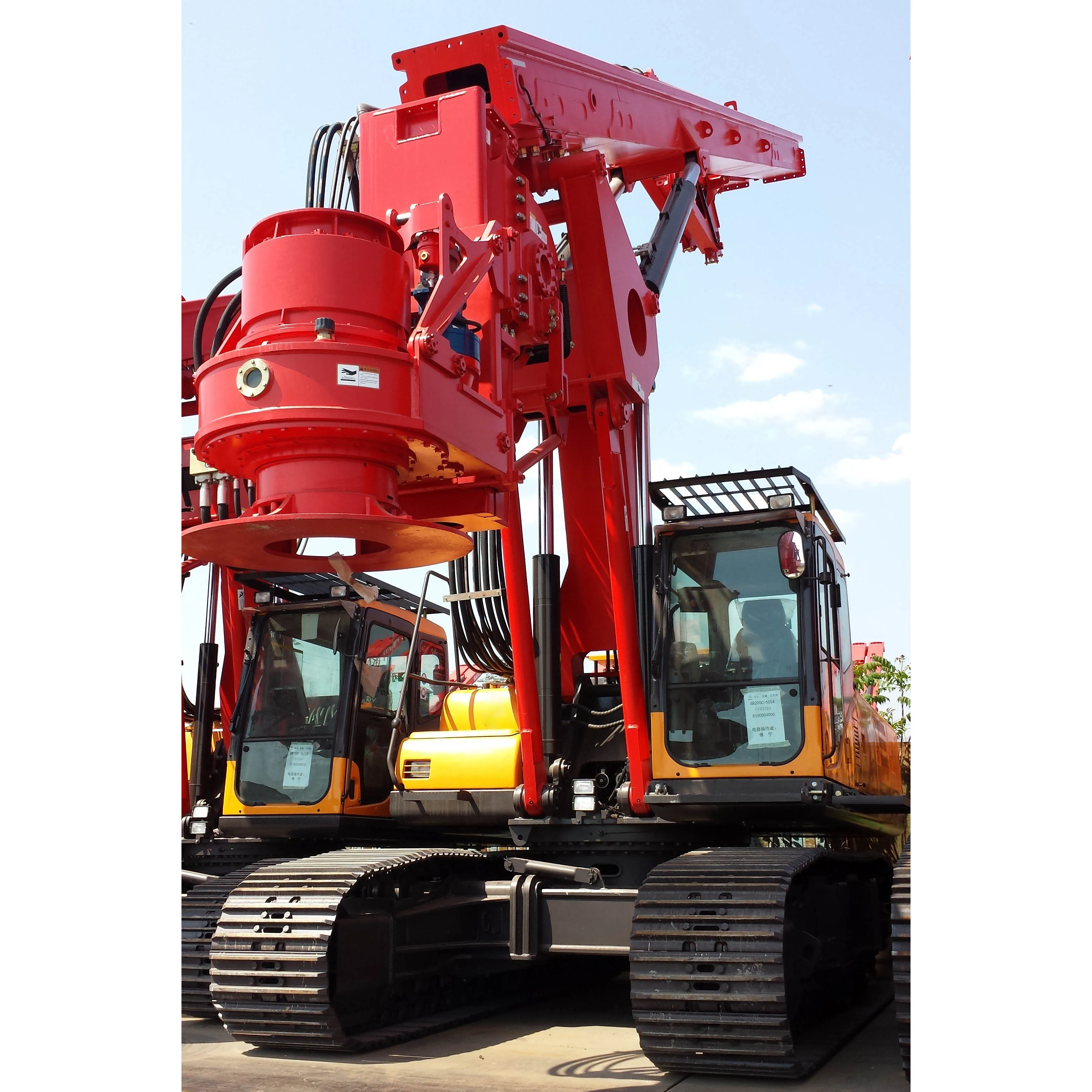 China Factory Large Rotary Drilling Rig Sr285 330kn Popular In Asia ...