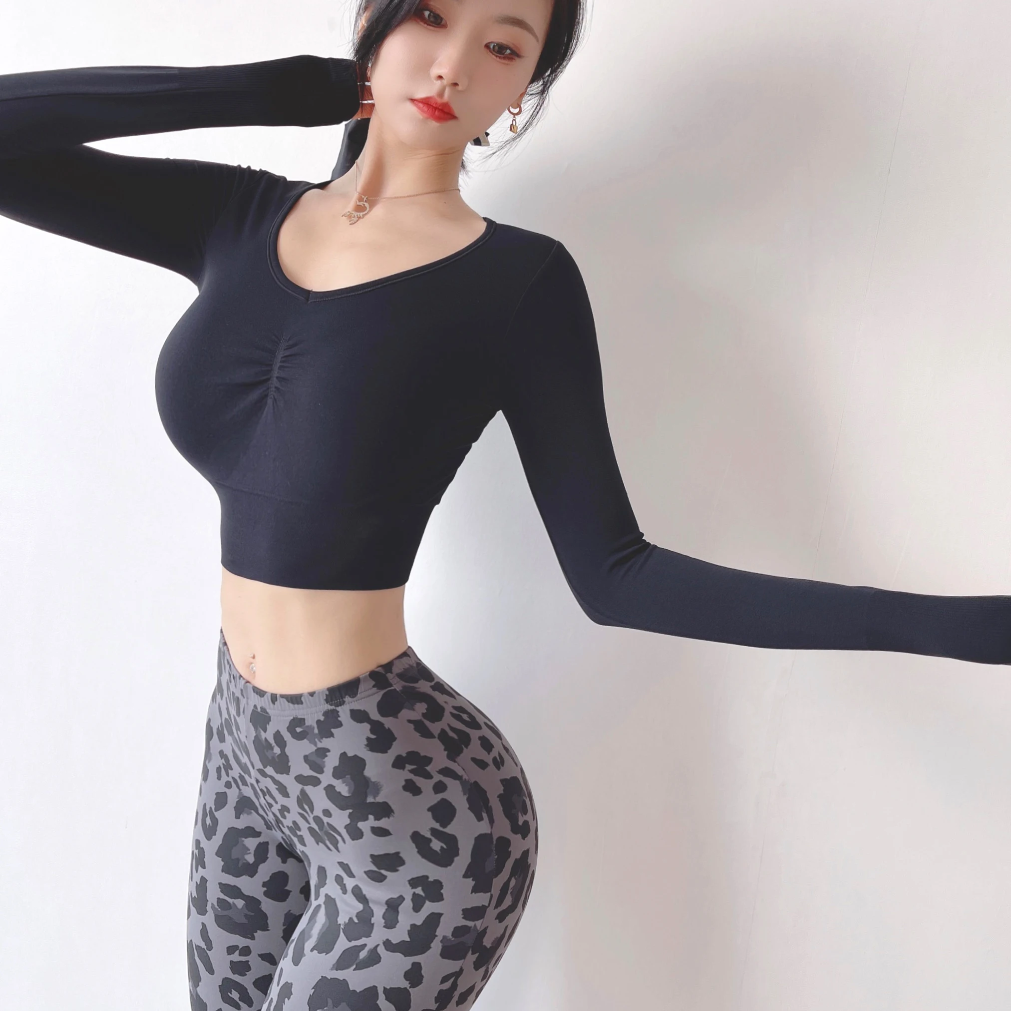 Tight seamless knitting sports tops Yoga T-shirt women's long-sleeved ...