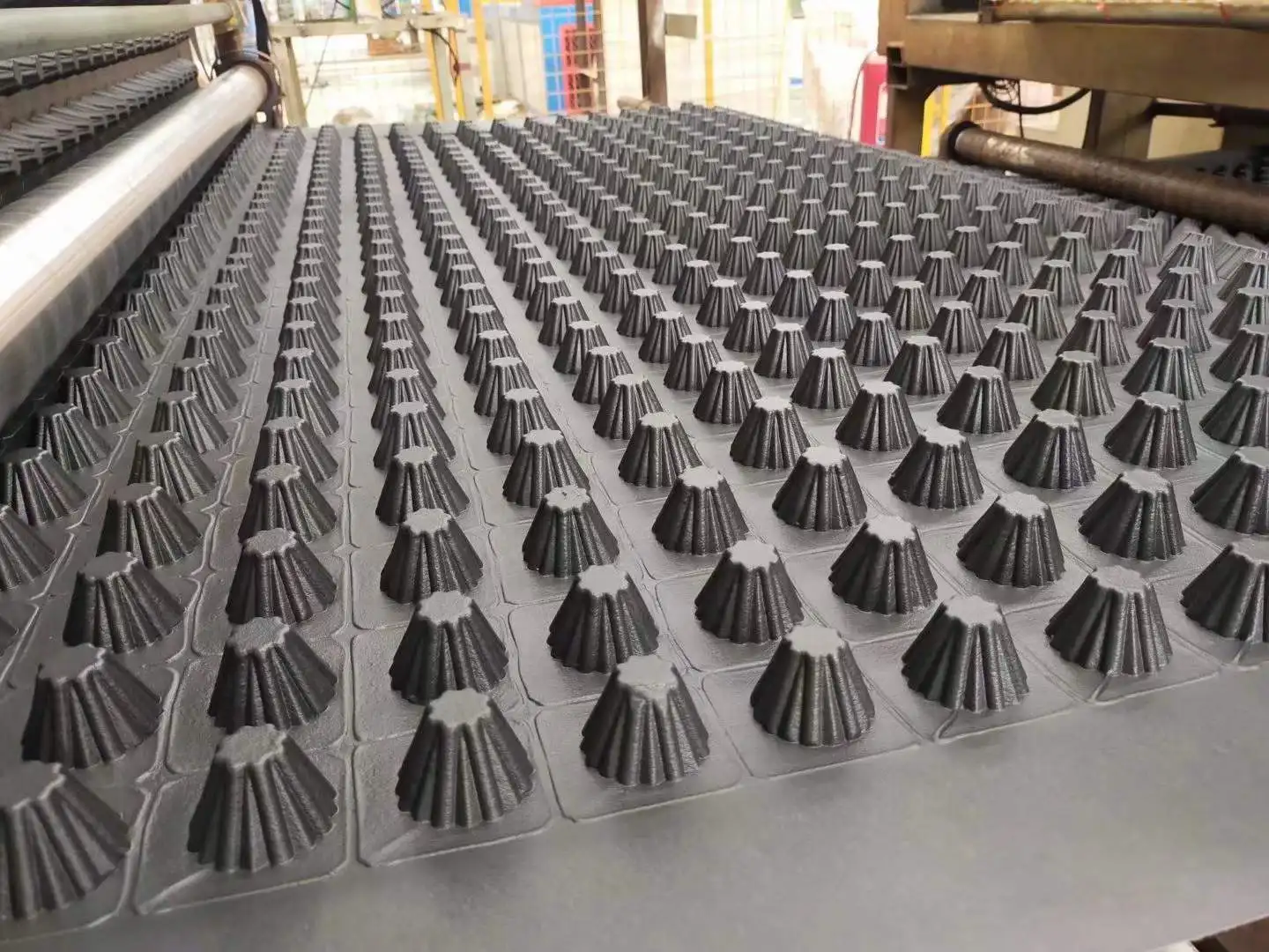 Cavity Dimple Sheet For Drainage Of Roofs By 10 Mm 15 Mm Thickness ...