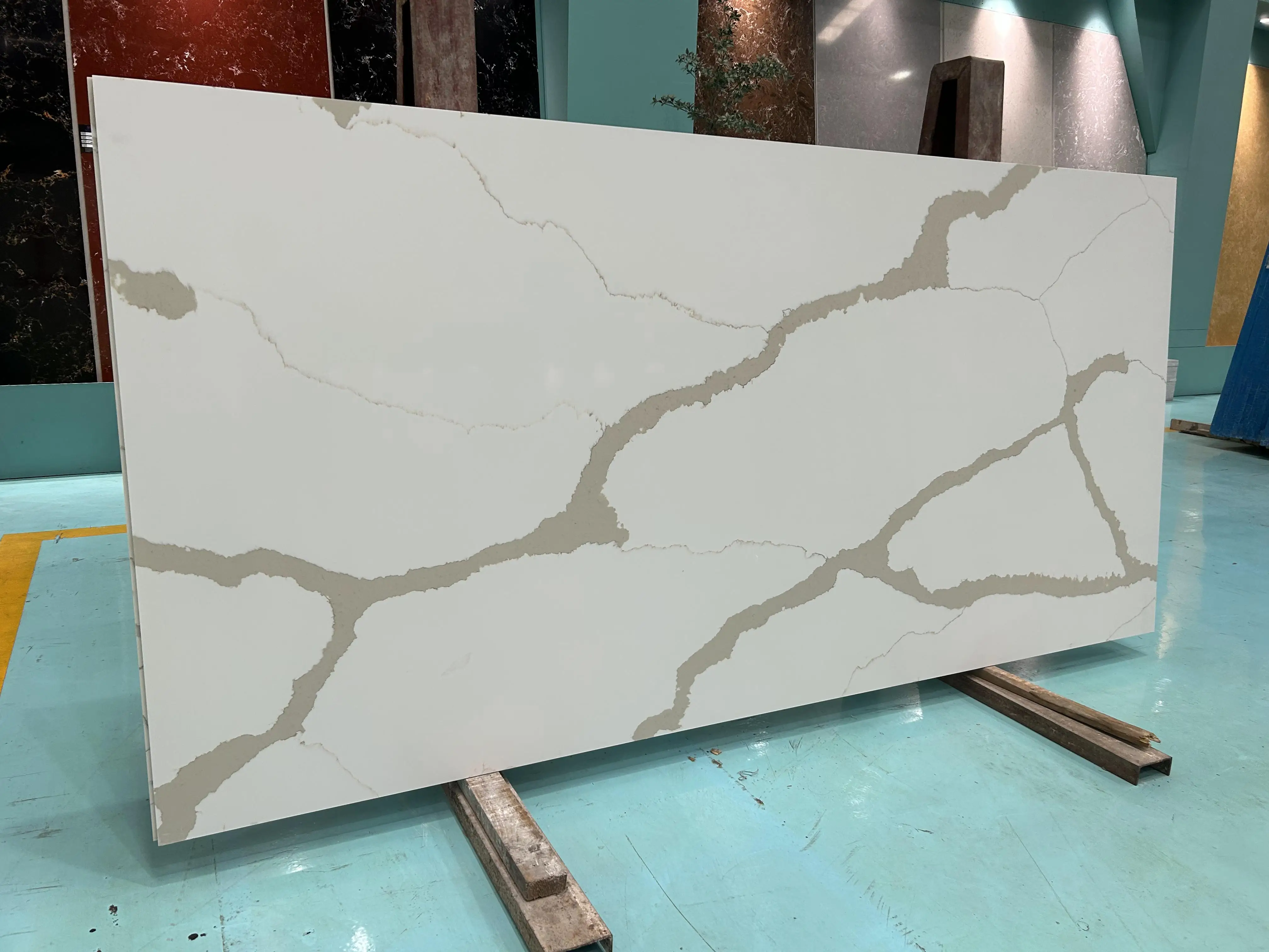 Kitchen Counter Top Golden Veins Calacatta Gold Quartz Stone Countertop ...