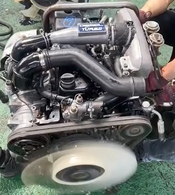 Japanese Used Diesel Engine KA24 for Isuzu Pickup Trucks