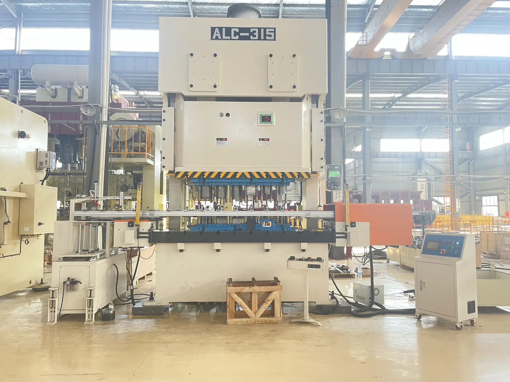 Sheet Metal Stamping Machine - 200 Ton Pneumatic Press