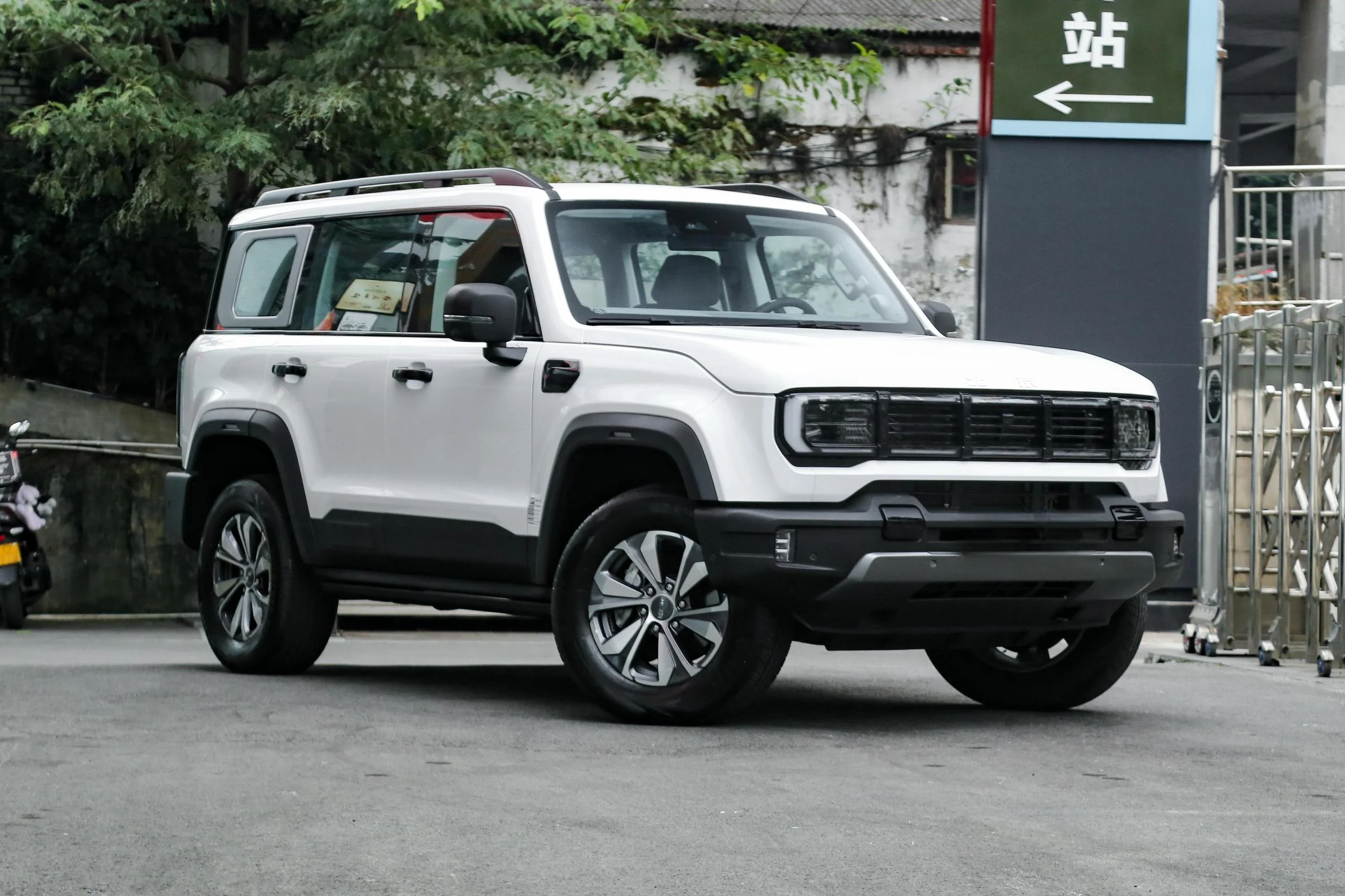 2024 Beijing Bj40 Petrol Suv 2.0t 245hp Luxury 4wd China New Cars With Cheap Price - Buy Beijing ...