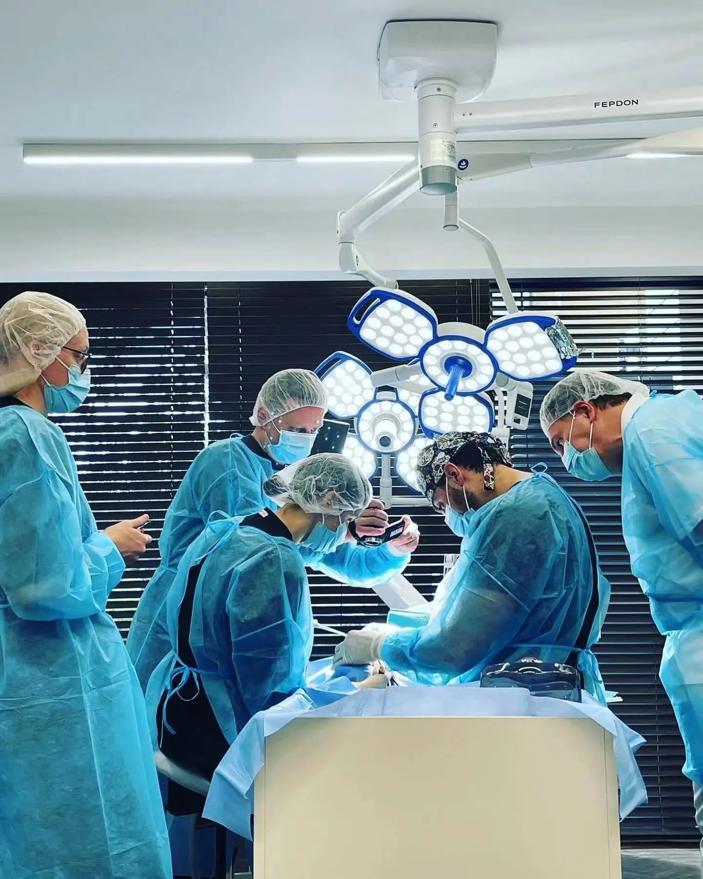 Medical Hospital Overhead Led Shadowless Operation Lamp Surgical Lights ...