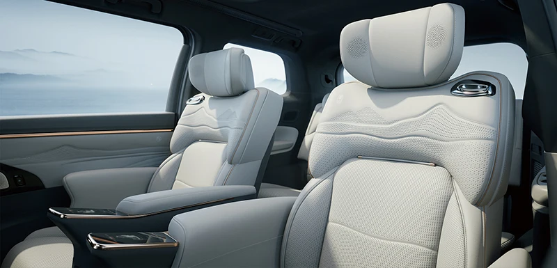 GAC Trumpchi M8 Hybrid Luxury MPV - 7 Seater Electric Car