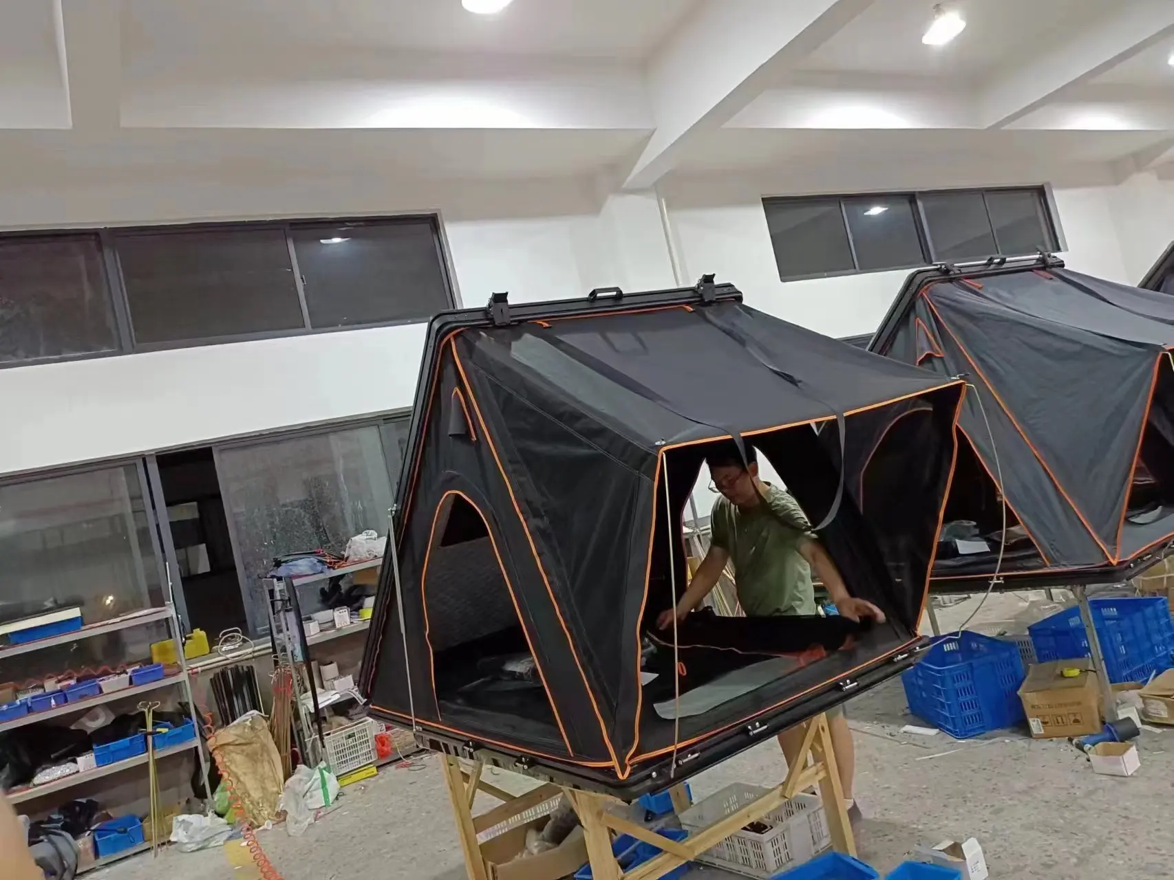 3-4 Person Triangle Camping Rooftop Tent Aluminum Top Roof Tent with ...