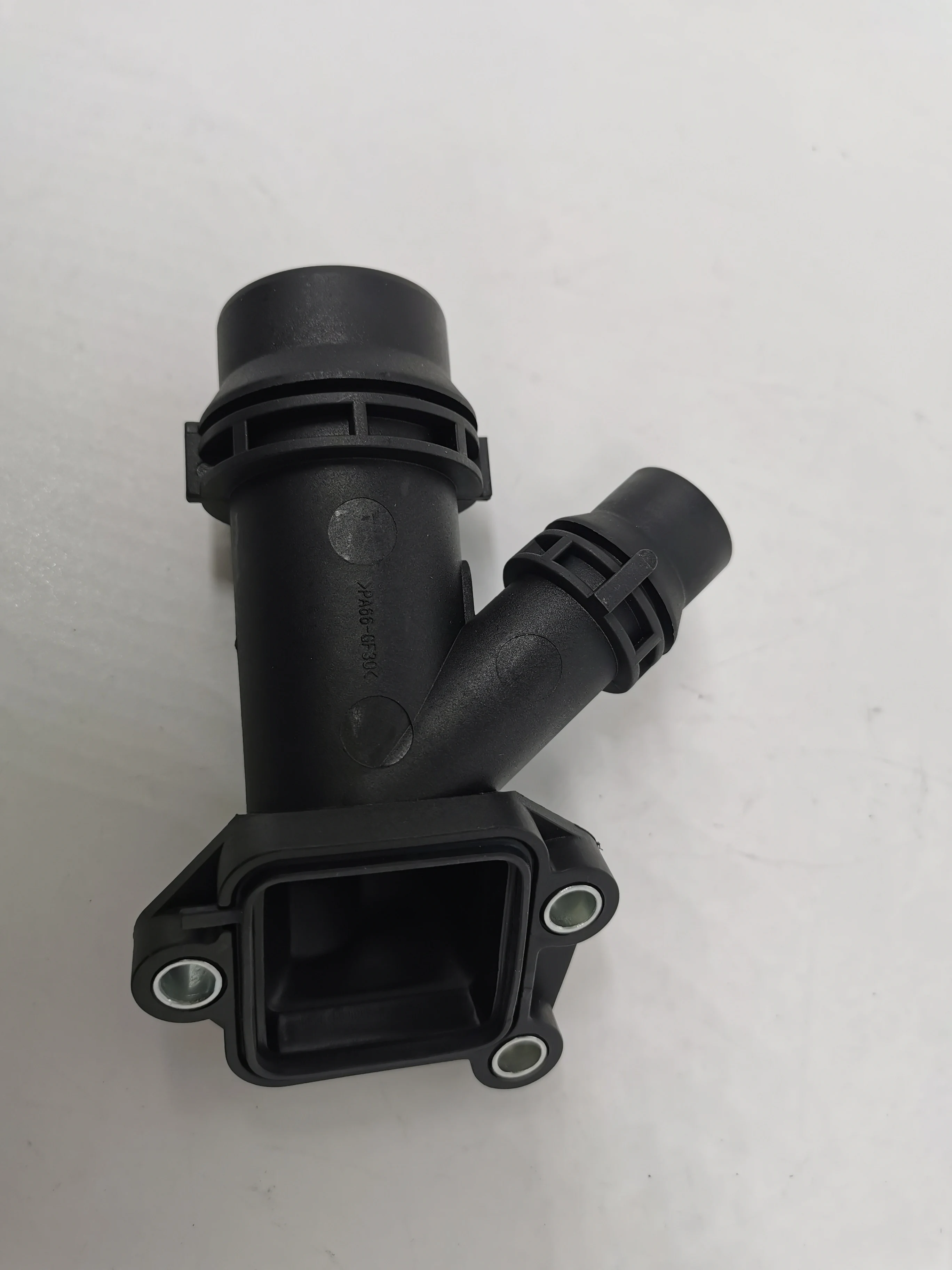 11122247744 11127806196 Coolant Flange Thermostat Housing E46,E61,E91 ...