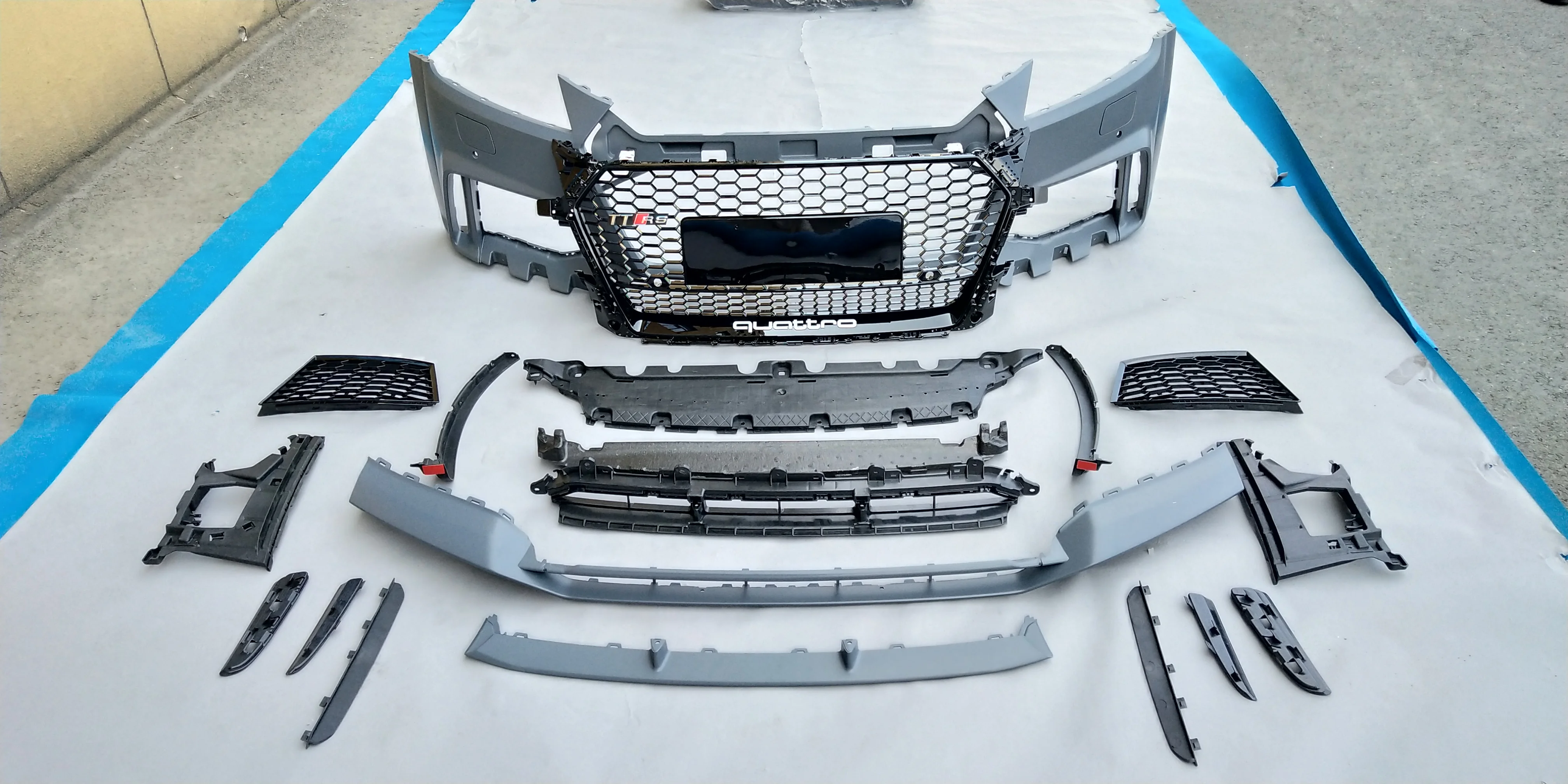 Upgrade Your AUDI TT 2015-18 with TTRS Front BUMPER Grille
