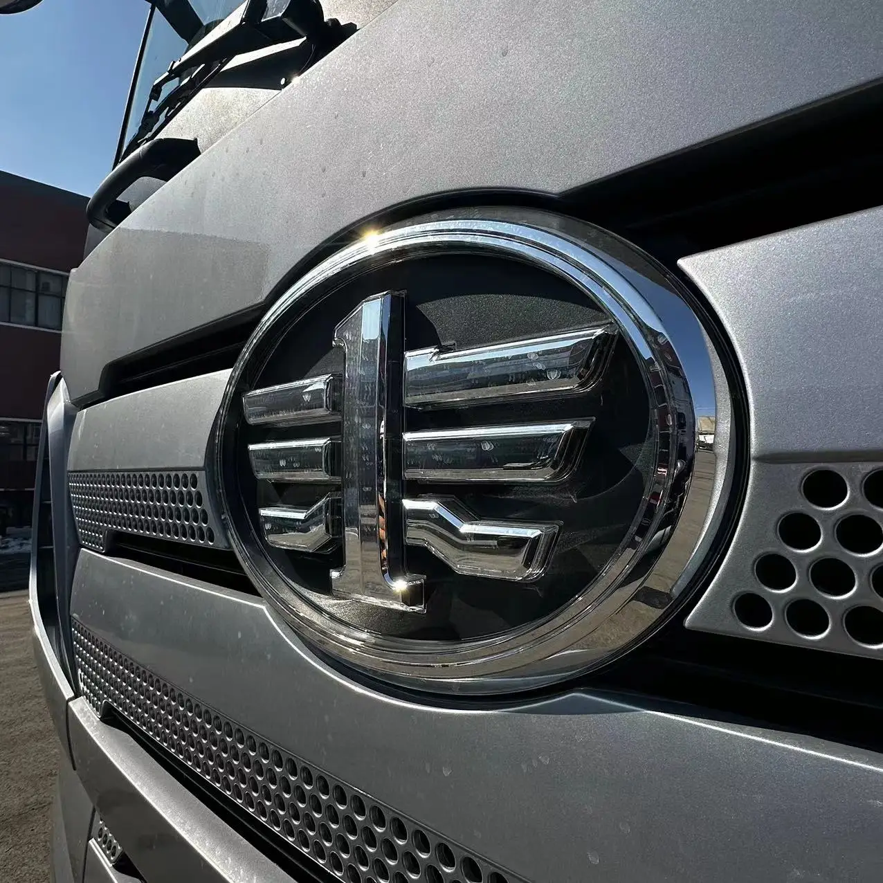 Faw Tractor 351-450hp Heavy Truck Terminal Container Transport And ...