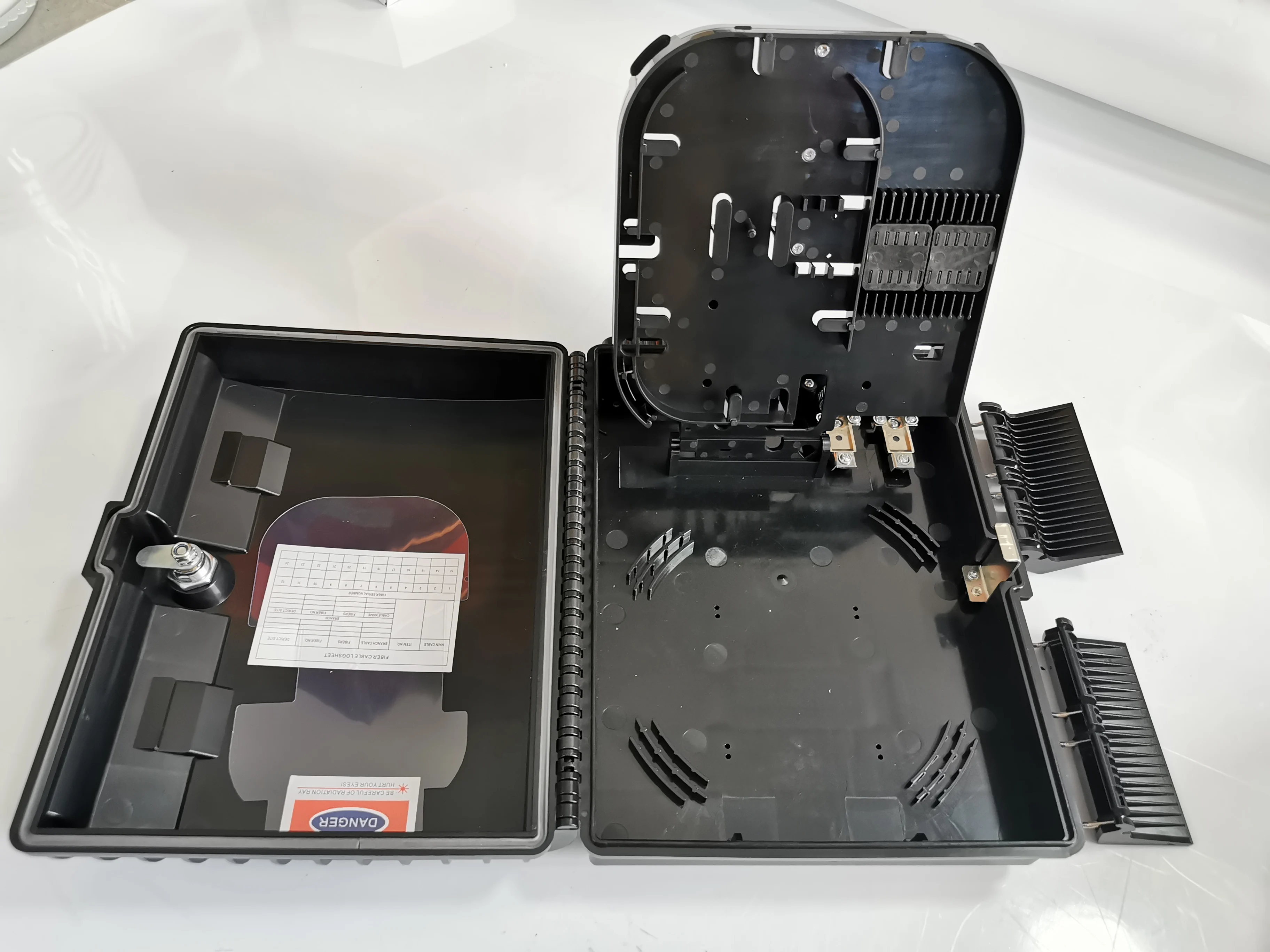 Outdoor Pole/wall Mount 16 Core Fiber Optic Distribution Box