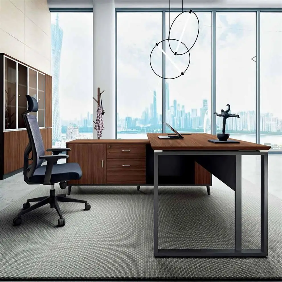 Low Price Executive Office Table With Lights Side Return Partition ...