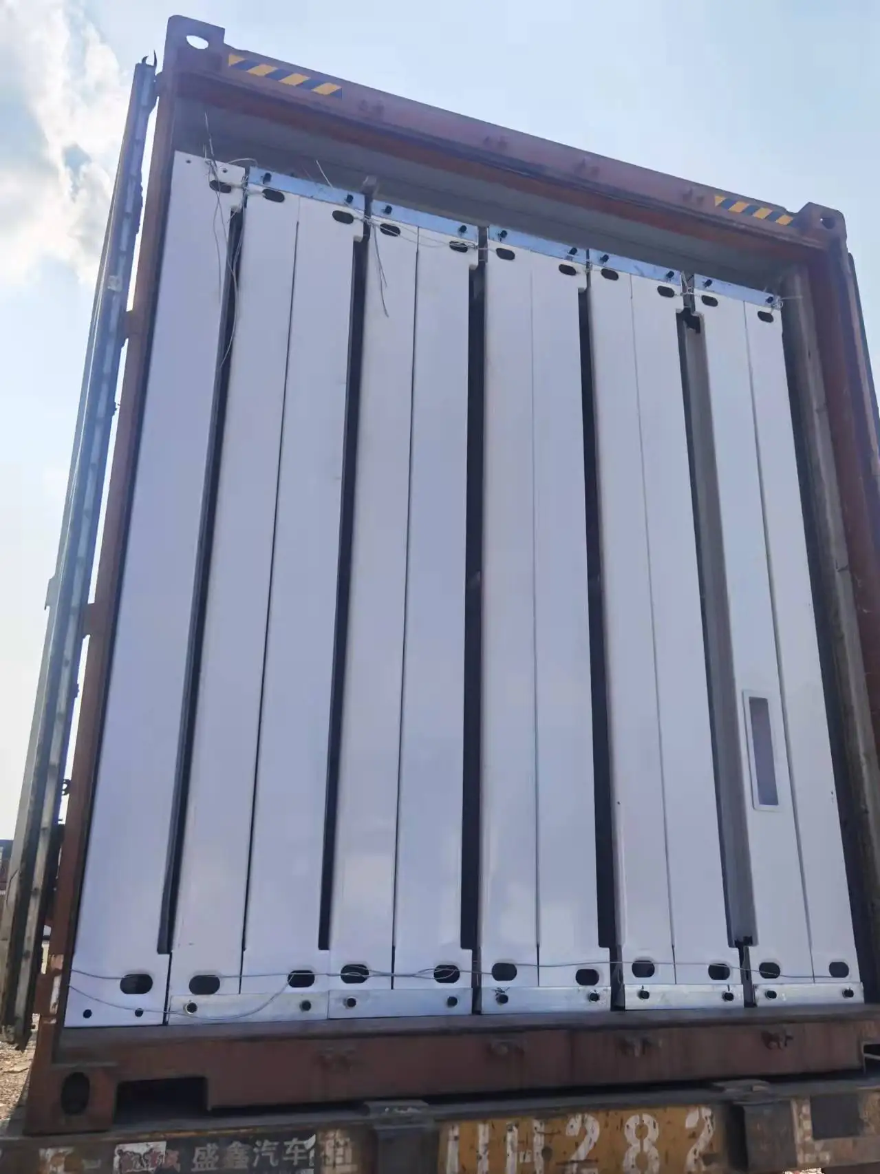 Luxury Modern Mobile Tiny Volferda Space Capsule Home Office Pod Apple ...