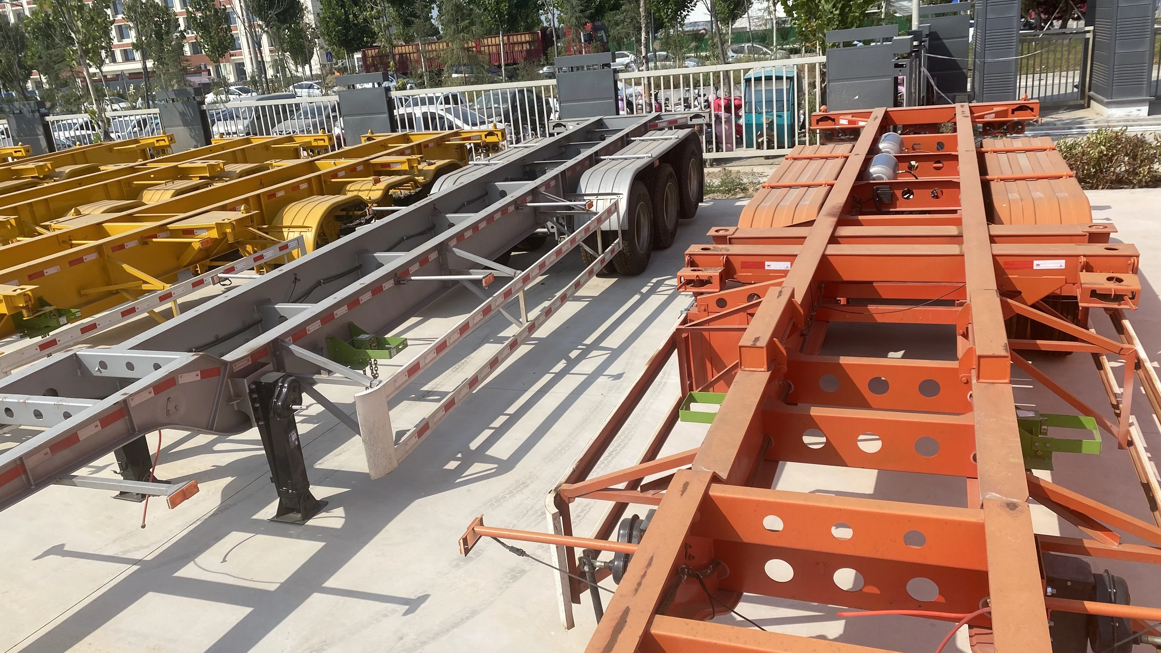 New Shipping Container Trailer Interlink Skeleton Container 2 Or 3 Axle Skeleton Container Truck ...