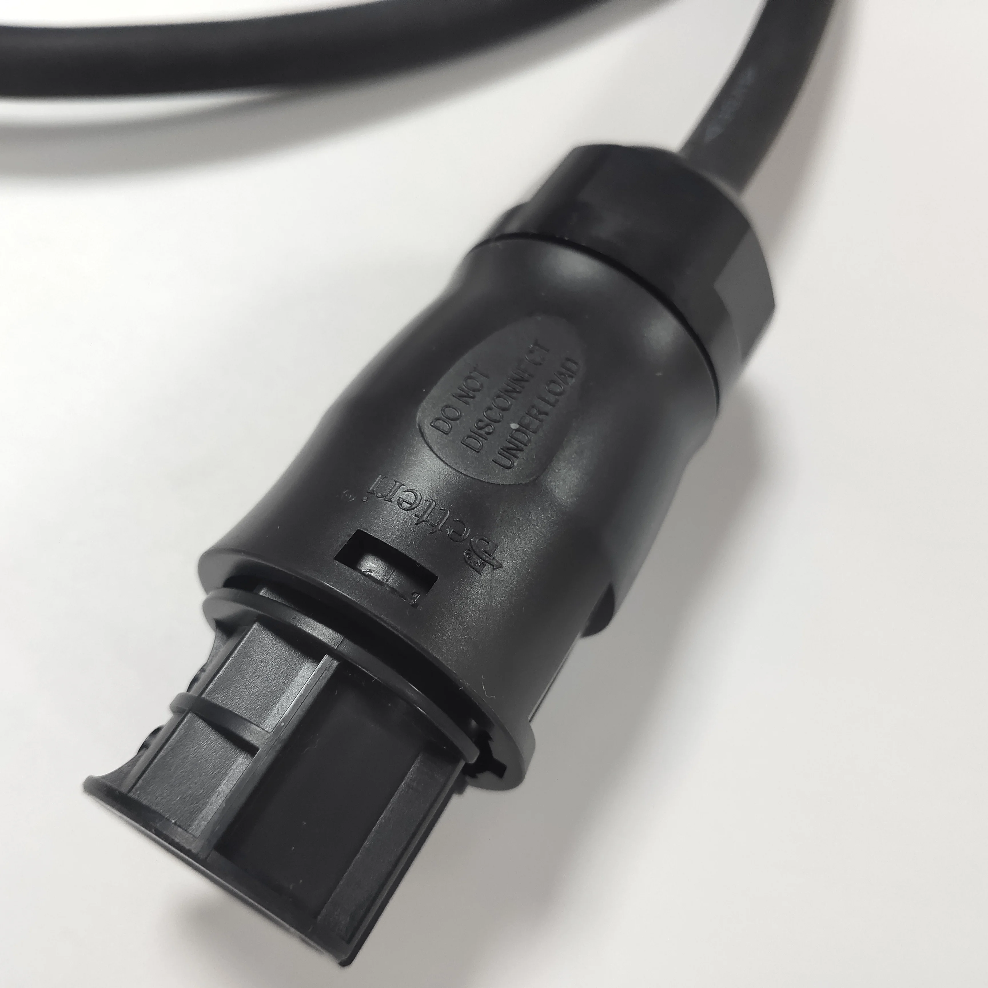 3-pin Ip68 Envertech Hm-600 Micro Inverters Betteri Bc01 Female Plug ...