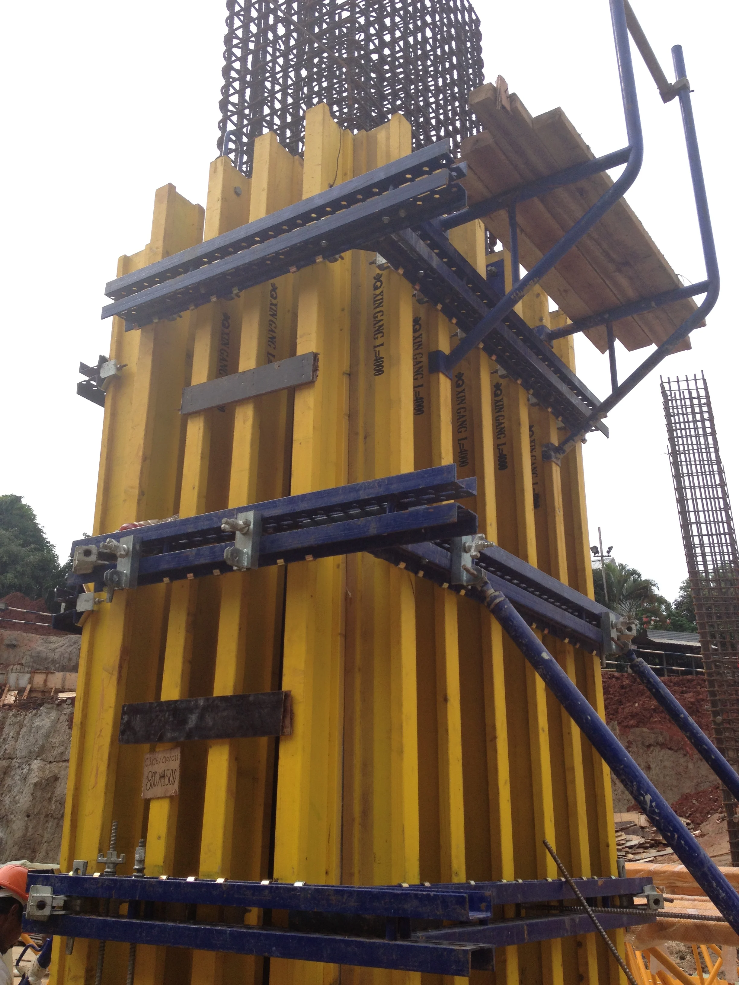 ZEEMO Formwork System for Efficient Concrete Column Building