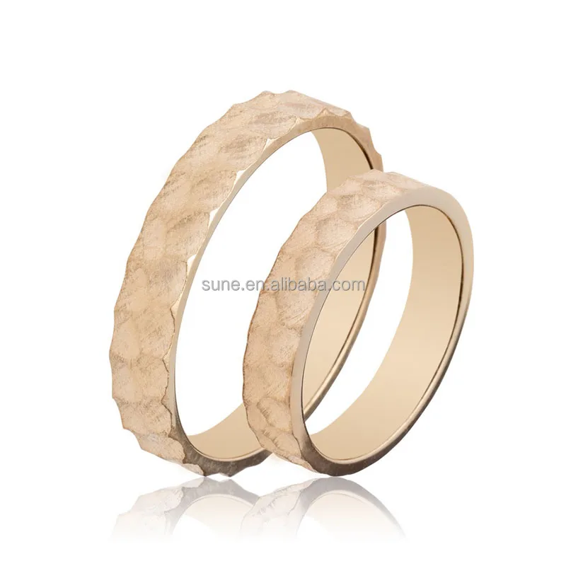 Custom Design Gold Plated Couple Wedding Bands for Display
